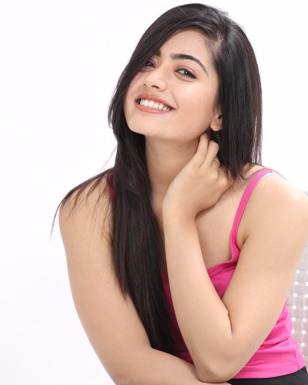 Rashmika 4k Wallpapers - Top Free Rashmika 4k Backgrounds - WallpaperAccess
