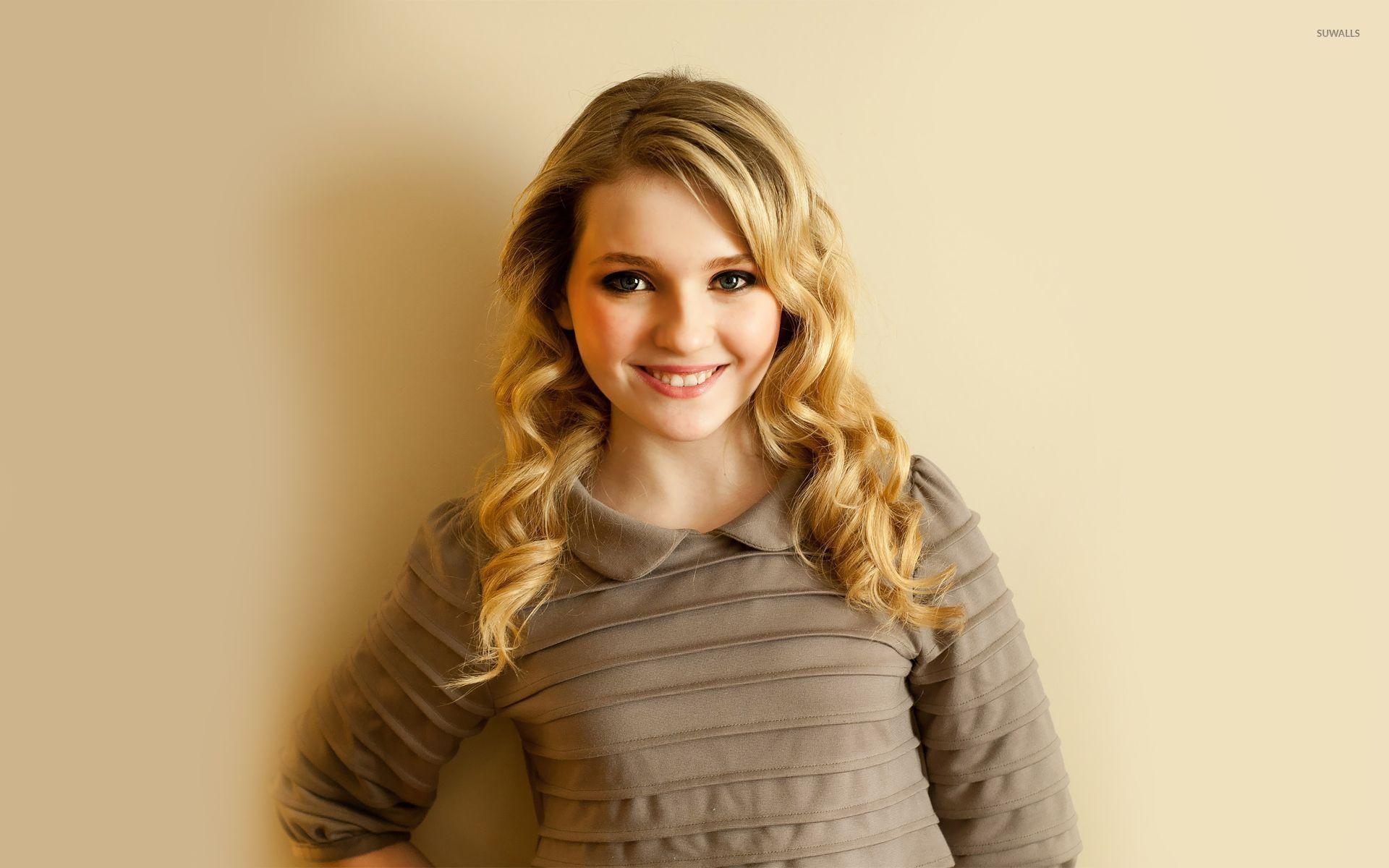 Abigail Breslin Wallpapers - Top Free Abigail Breslin Backgrounds ...