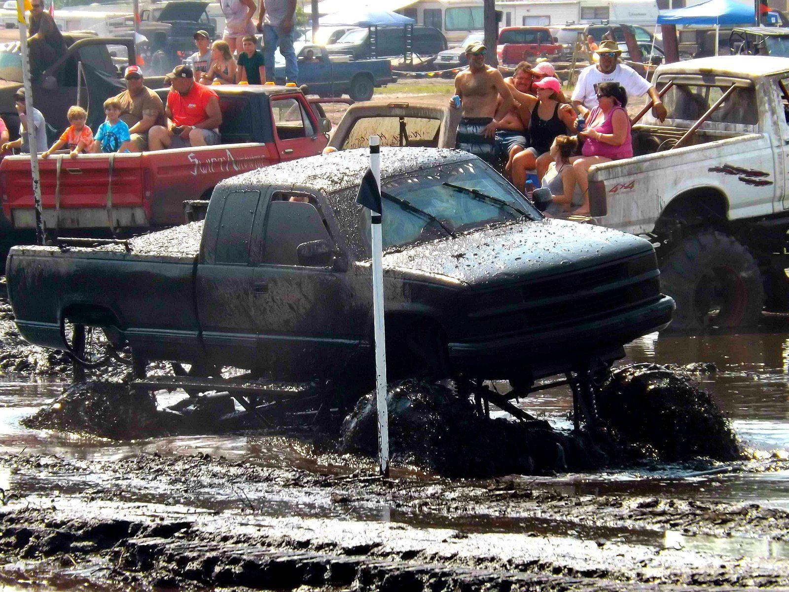 Mud Bogging Wallpapers - Top Free Mud Bogging Backgrounds - WallpaperAccess