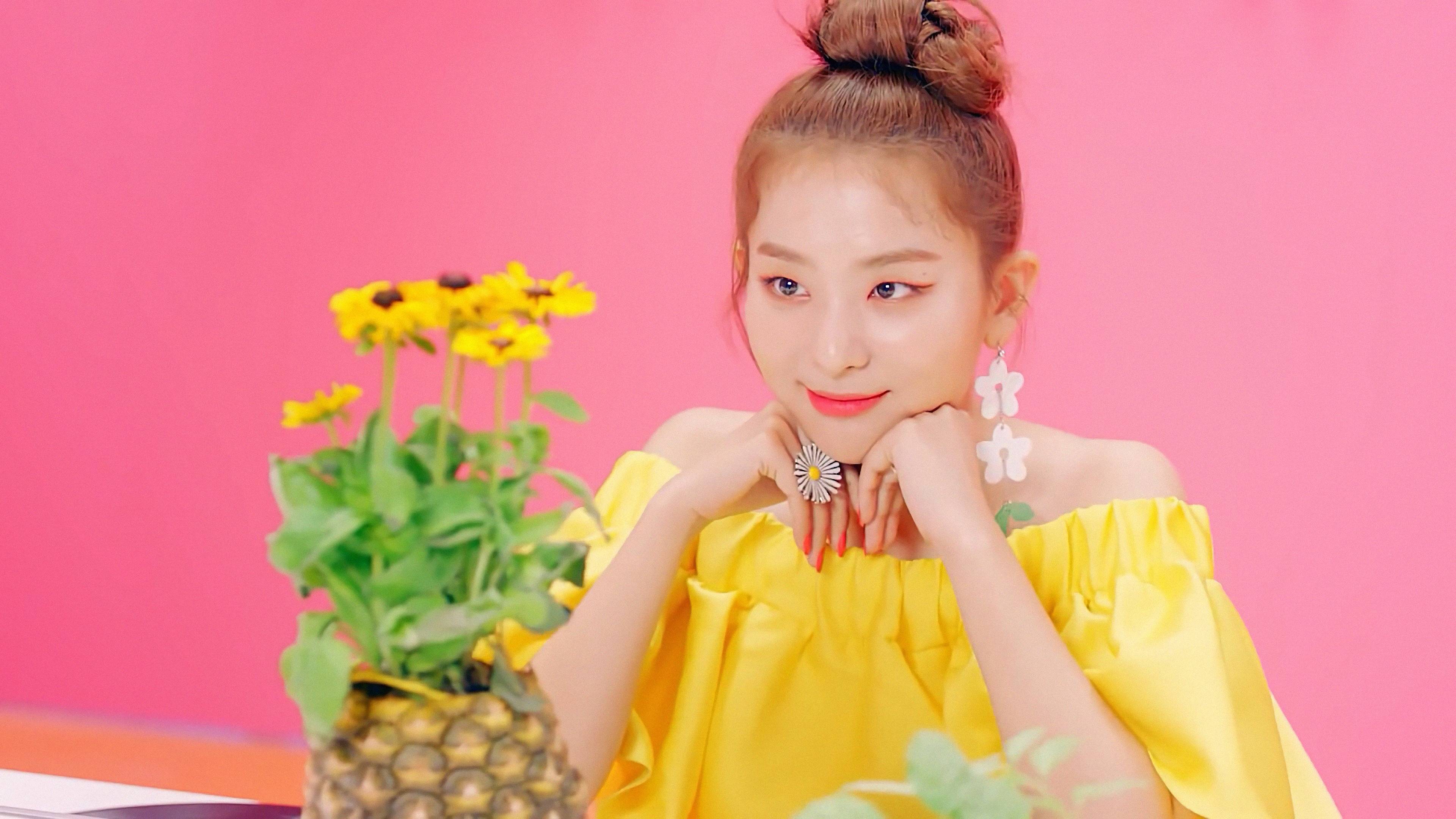 Red Velvet Seulgi Wallpapers - Top Free Red Velvet Seulgi Backgrounds ...