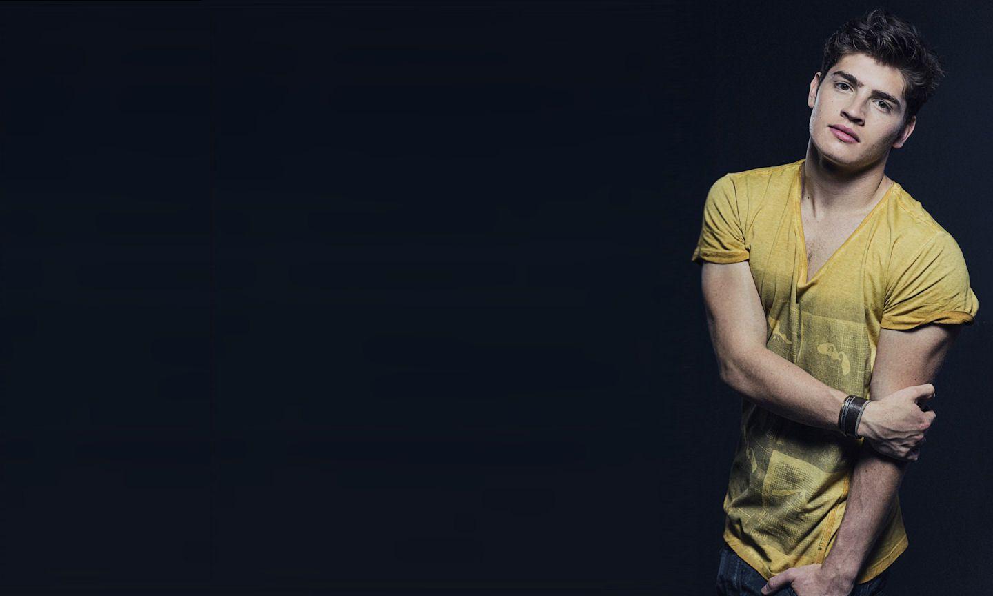 Gregg Sulkin Wallpapers - Top Free Gregg Sulkin Backgrounds ...