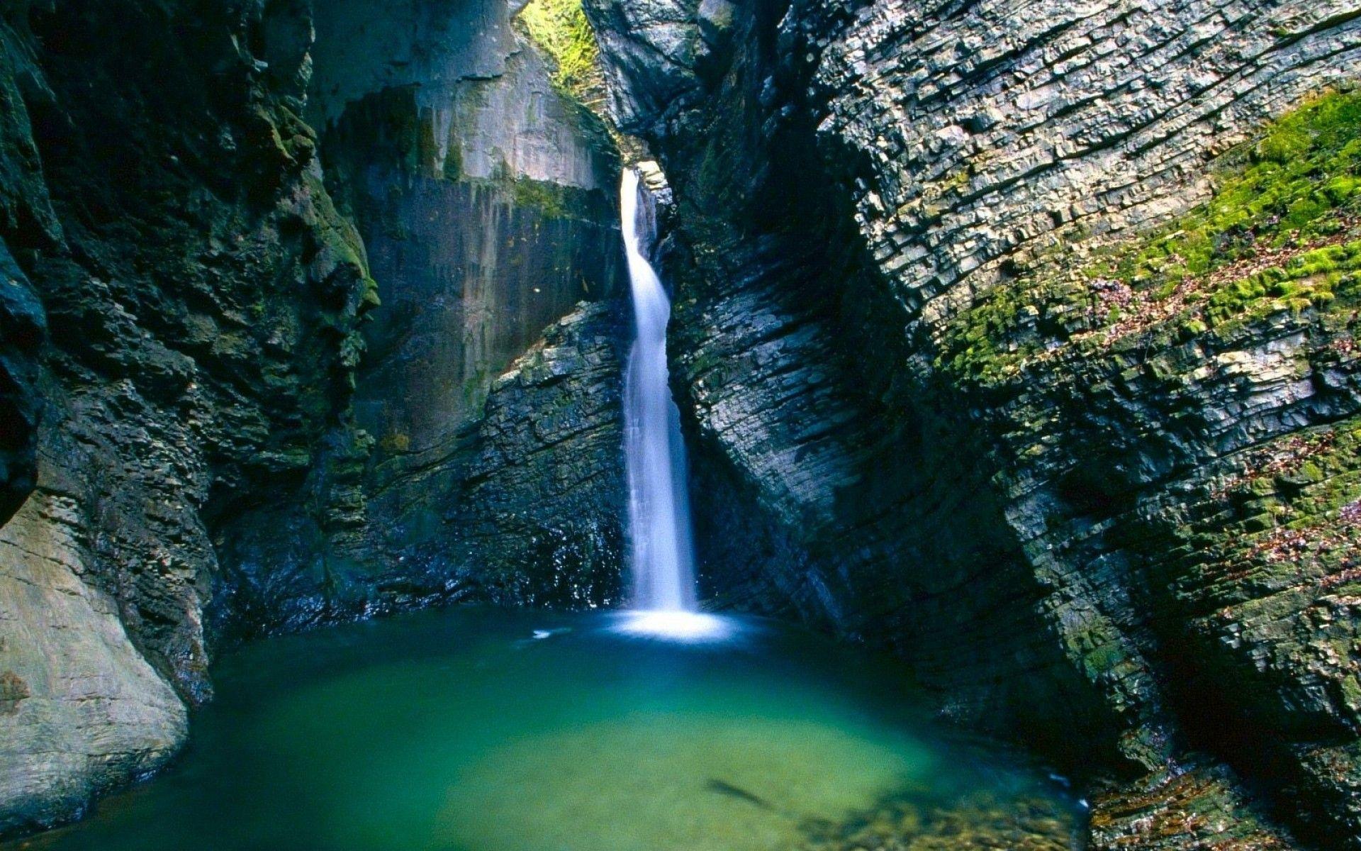 Mountain Waterfall Wallpapers - Top Free Mountain Waterfall Backgrounds ...