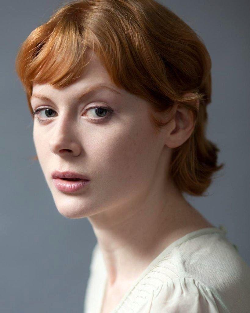 Emily Beecham Wallpapers - Top Free Emily Beecham Backgrounds ...