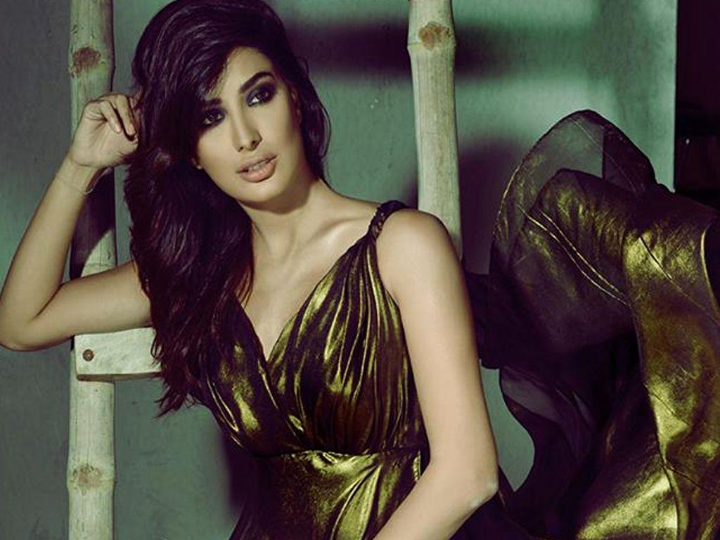 Mehwish Hayat Wallpapers - Top Free Mehwish Hayat Backgrounds ...