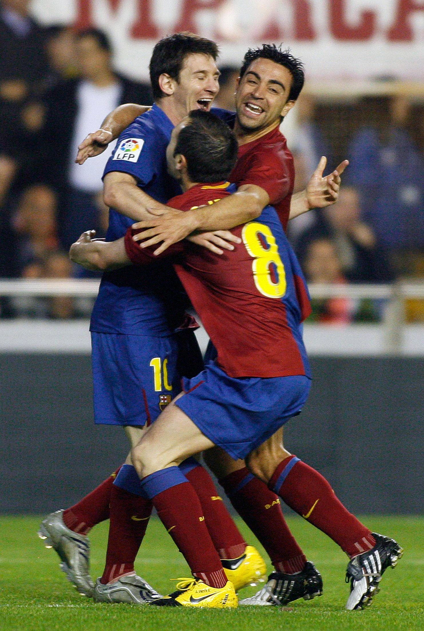 Xavi and Iniesta Wallpapers - Top Free Xavi and Iniesta Backgrounds ...