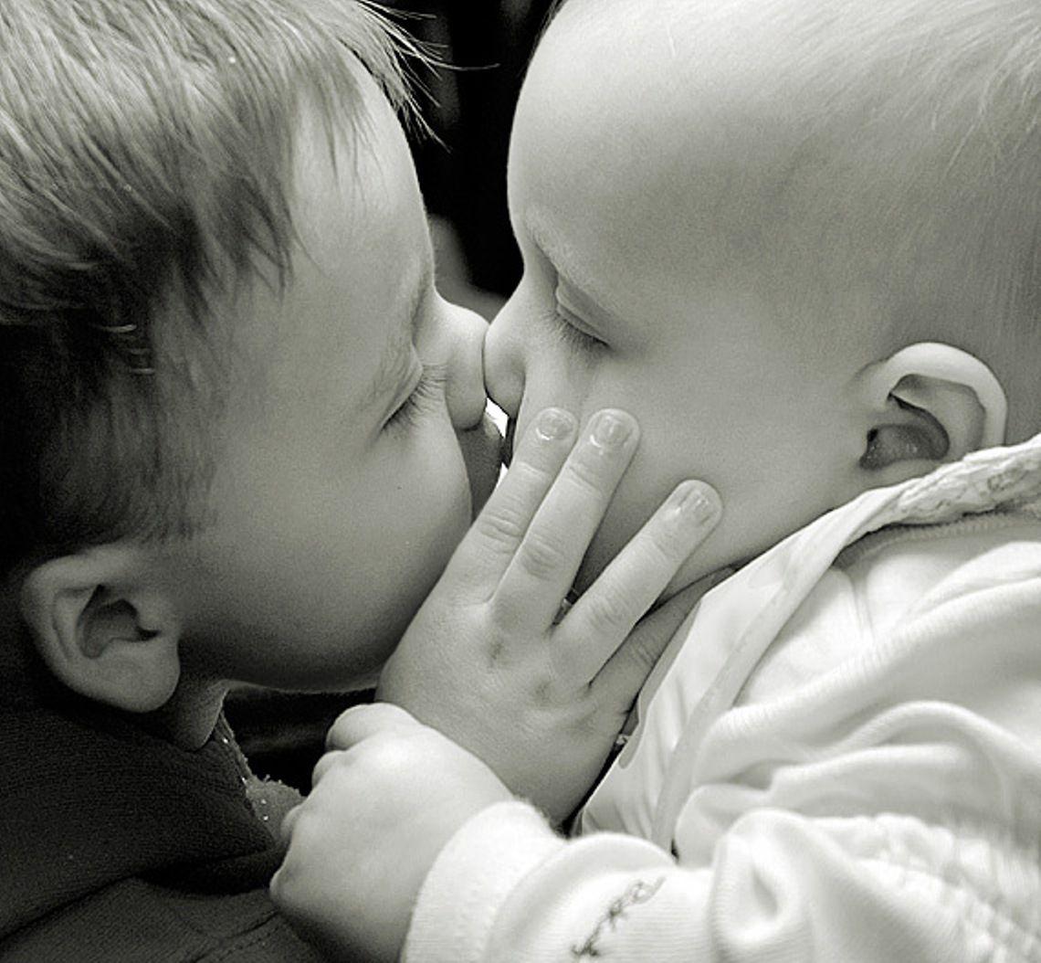 Cute Baby Kiss Wallpapers - Top Free Cute Baby Kiss Backgrounds ...