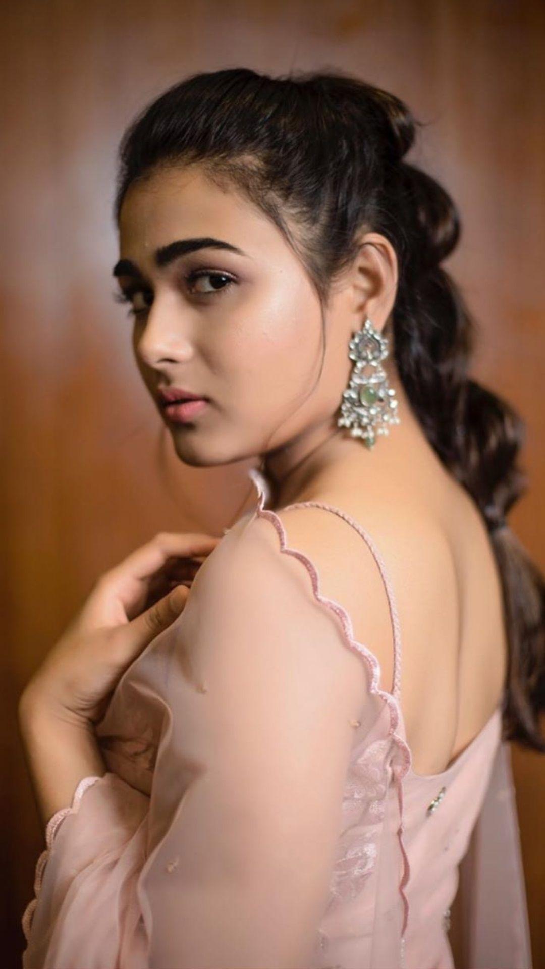Shalini Pandey Wallpapers - Top Free Shalini Pandey Backgrounds ...