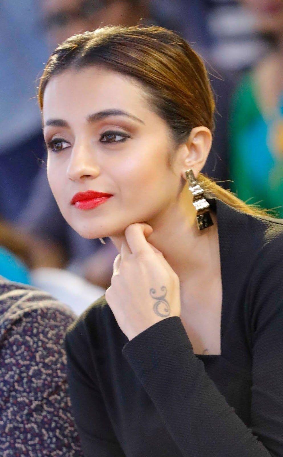 Actress Trisha Krishnan Wallpapers - Top Free Actress Trisha Krishnan ...