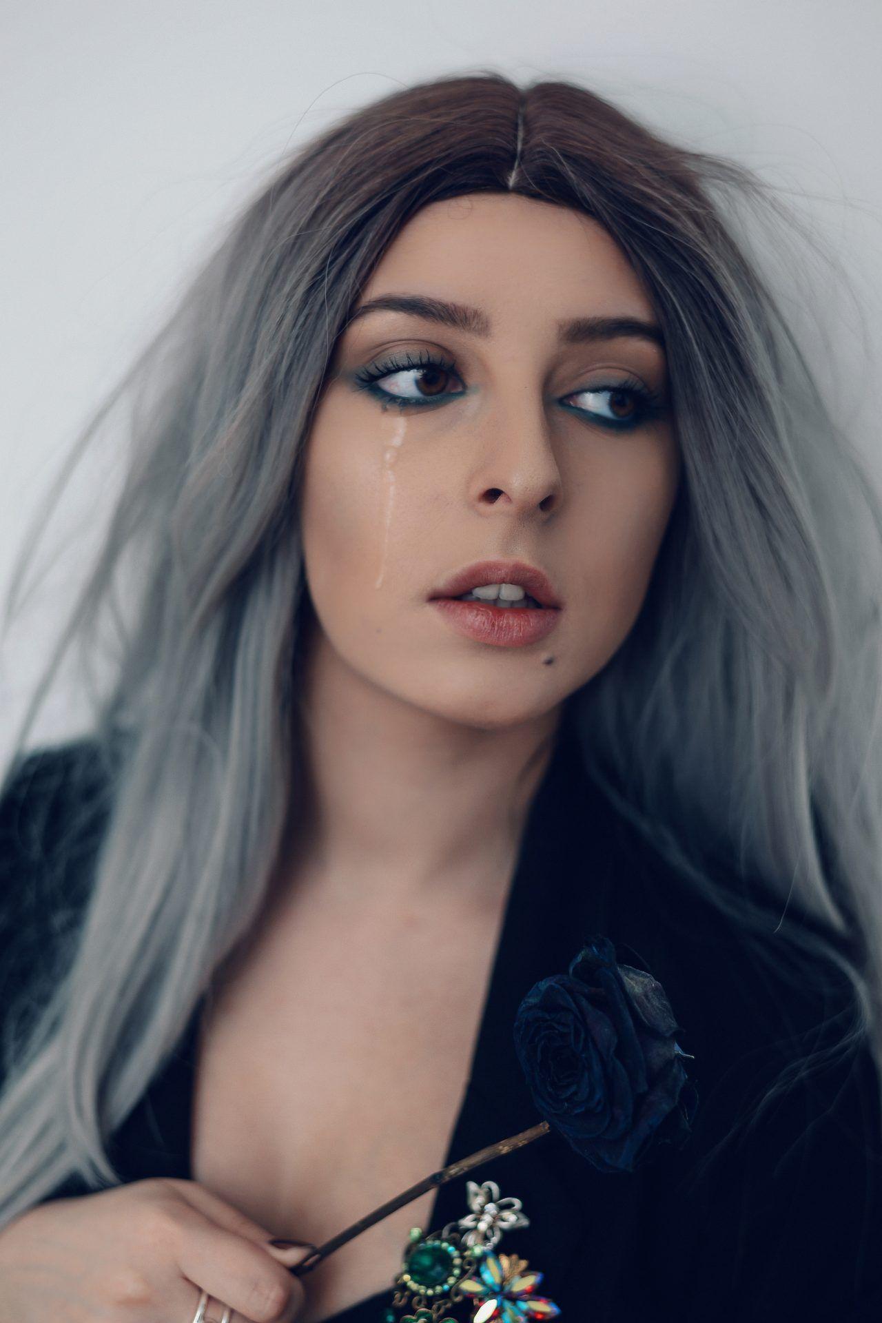 Girl Crying Wallpapers - Top Free Girl Crying Backgrounds - WallpaperAccess