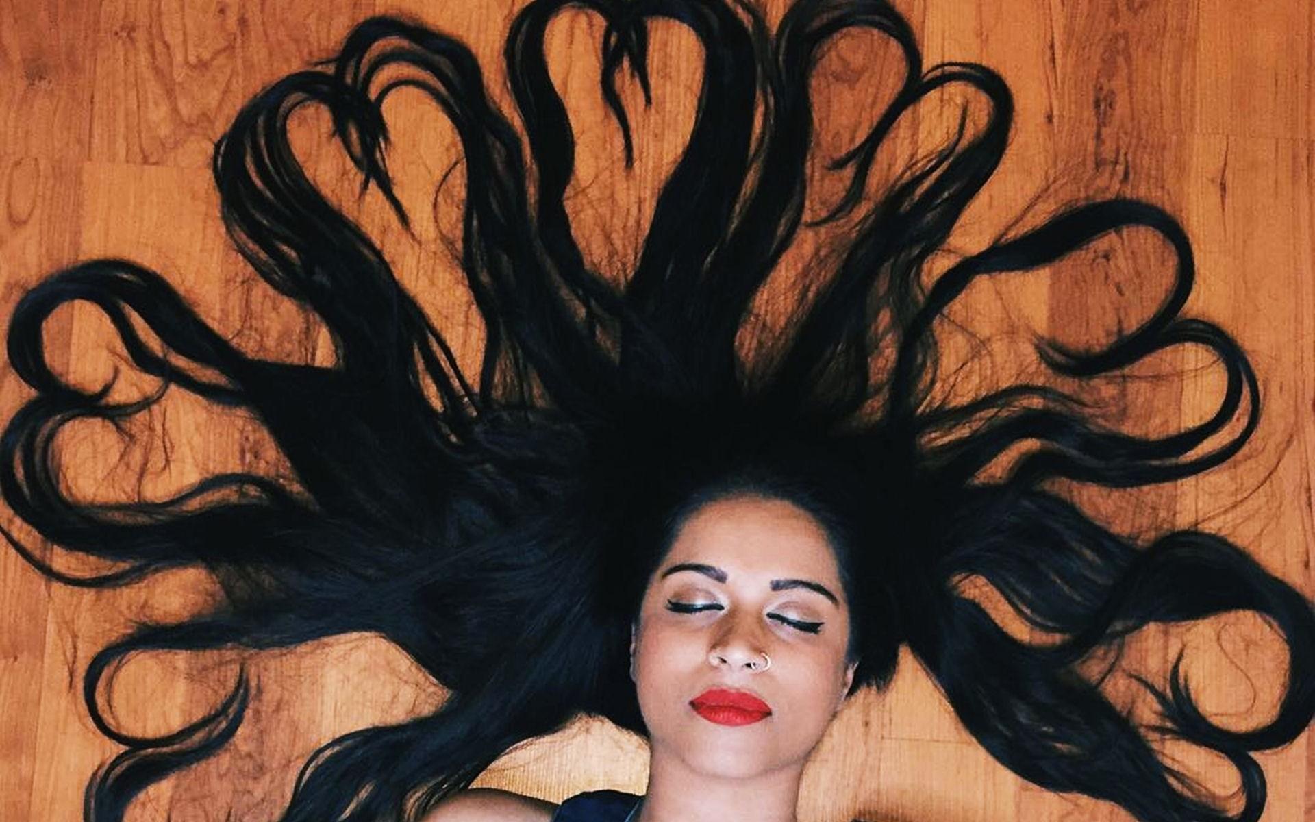 Lilly Singh Wallpapers - Top Free Lilly Singh Backgrounds - WallpaperAccess