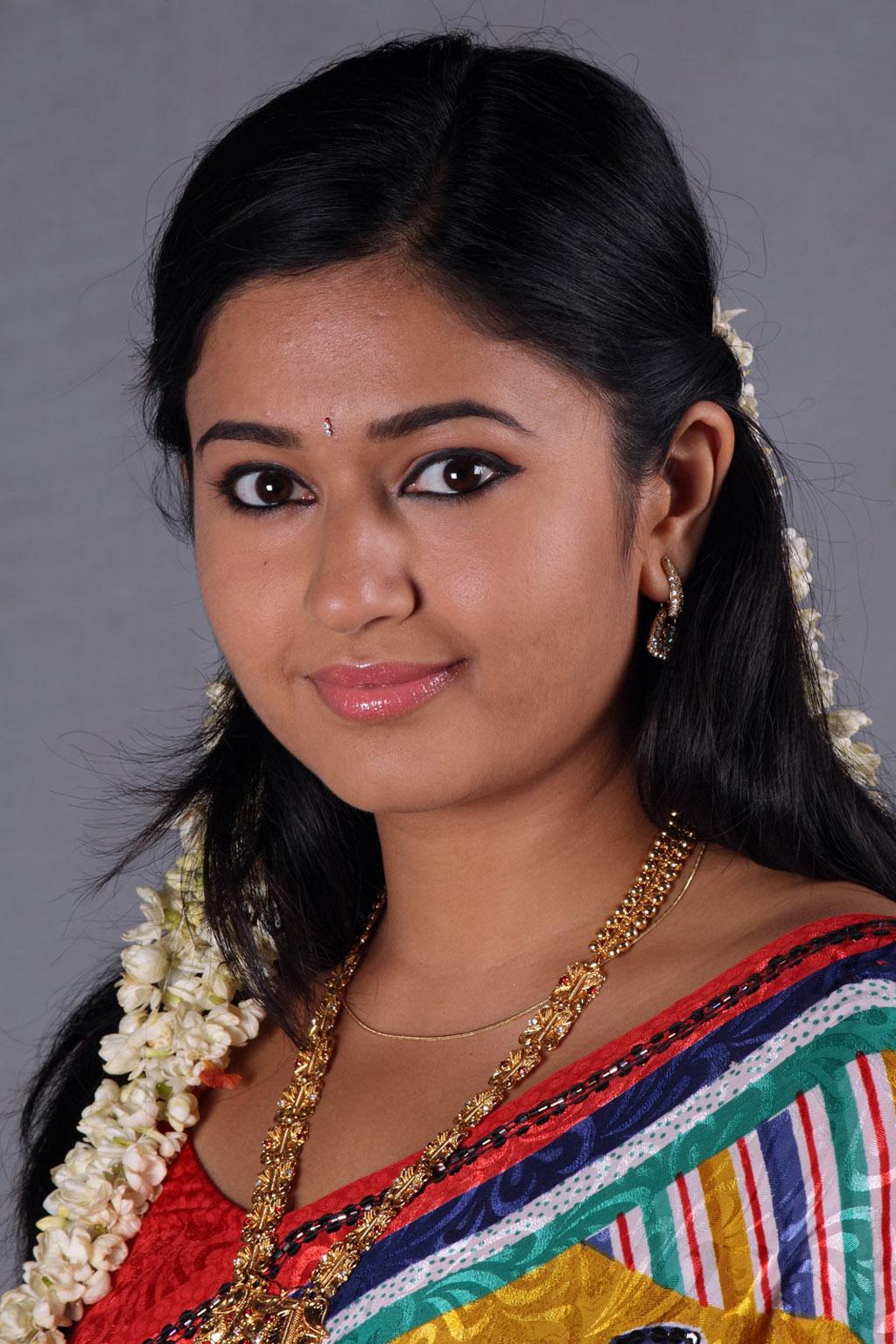 Poonam Bajwa Wallpapers - Top Free Poonam Bajwa Backgrounds ...