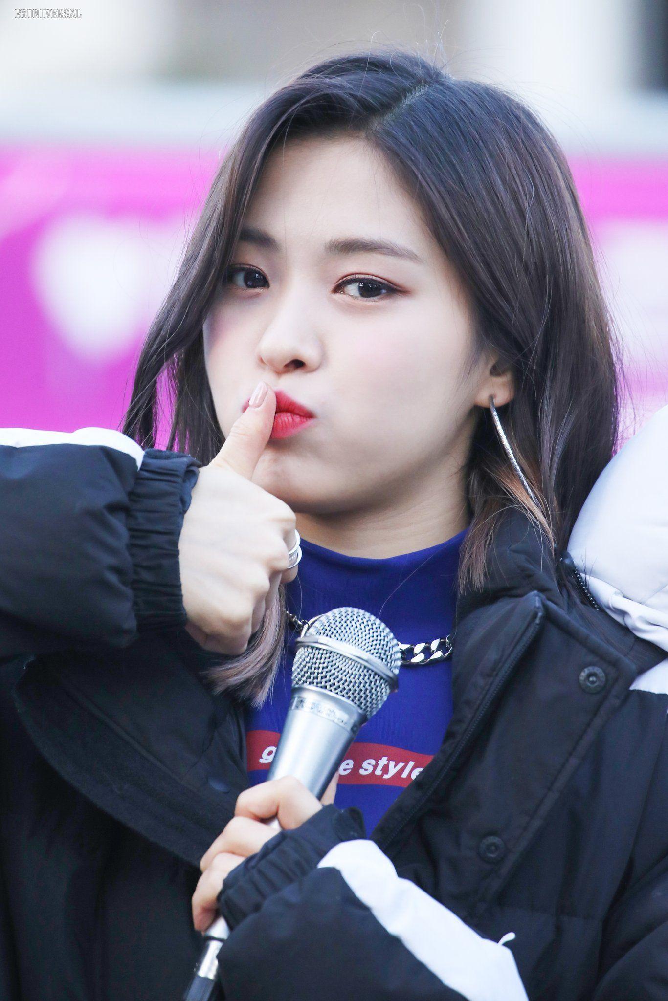 ITZY Ryujin Wallpapers - Top Những Hình Ảnh Đẹp