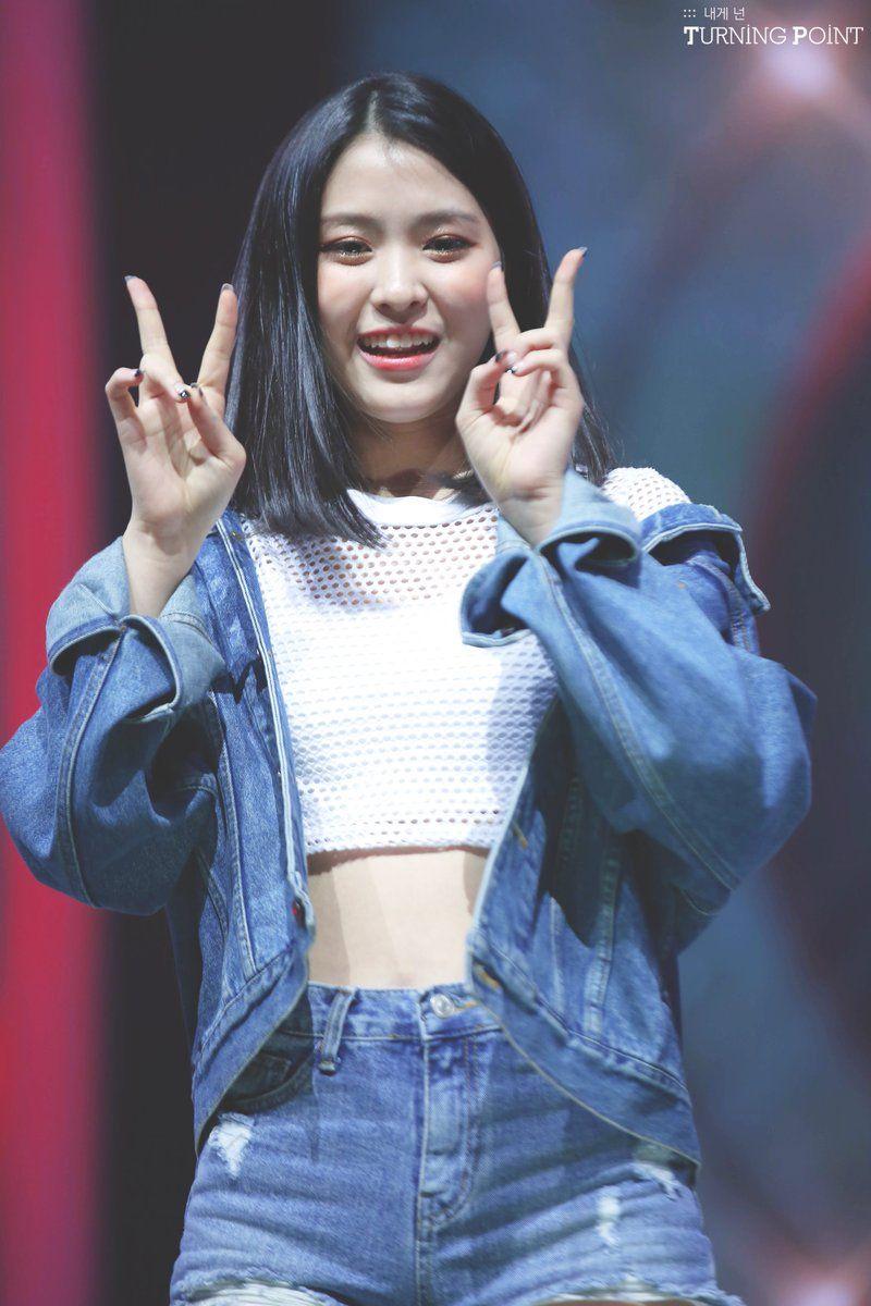 ITZY Ryujin Wallpapers - Top Free ITZY Ryujin Backgrounds - WallpaperAccess