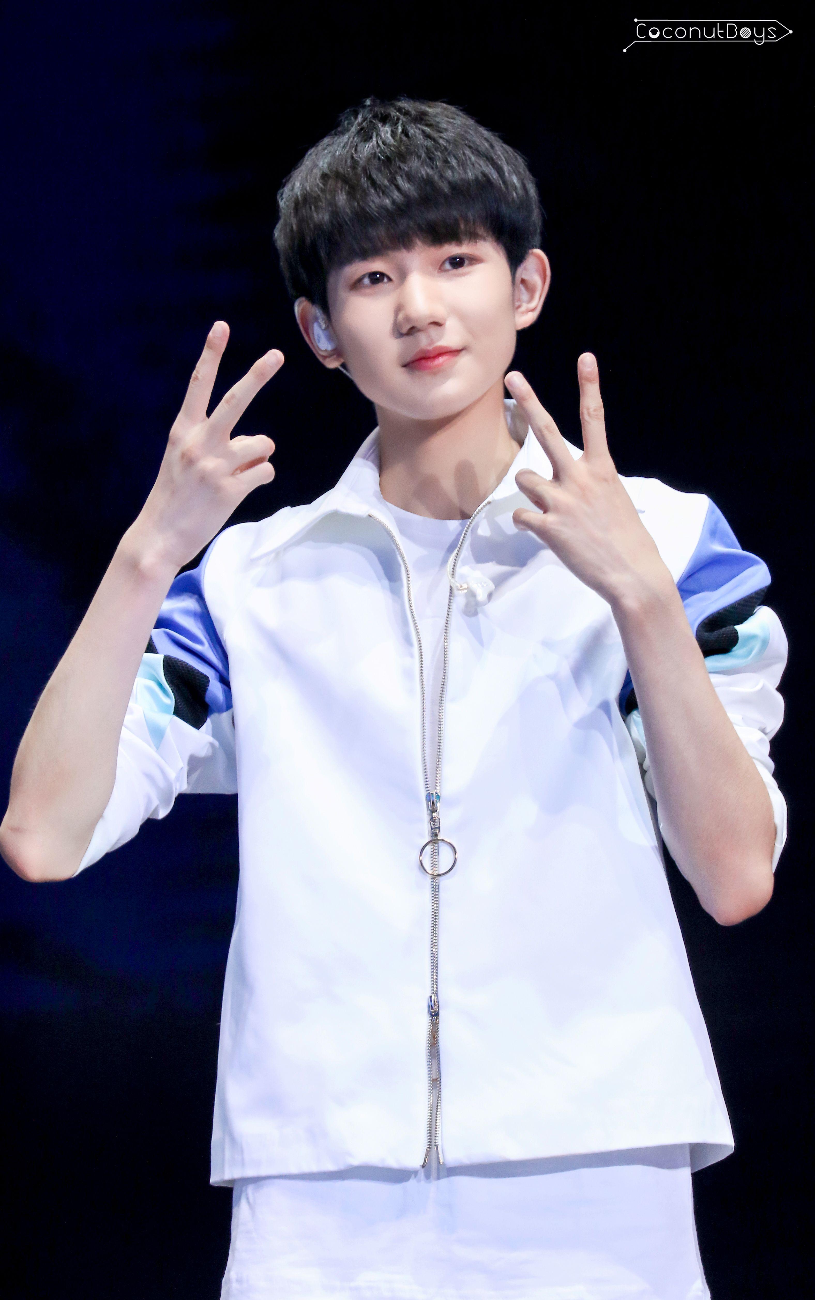 Roy Wang Wallpapers - Top Free Roy Wang Backgrounds - WallpaperAccess