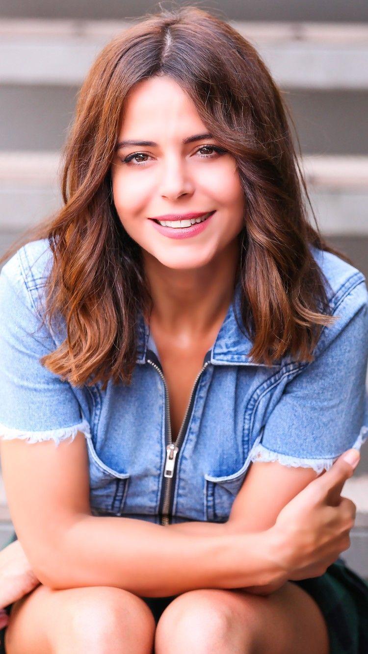 Simge Wallpapers - Top Free Simge Backgrounds - WallpaperAccess