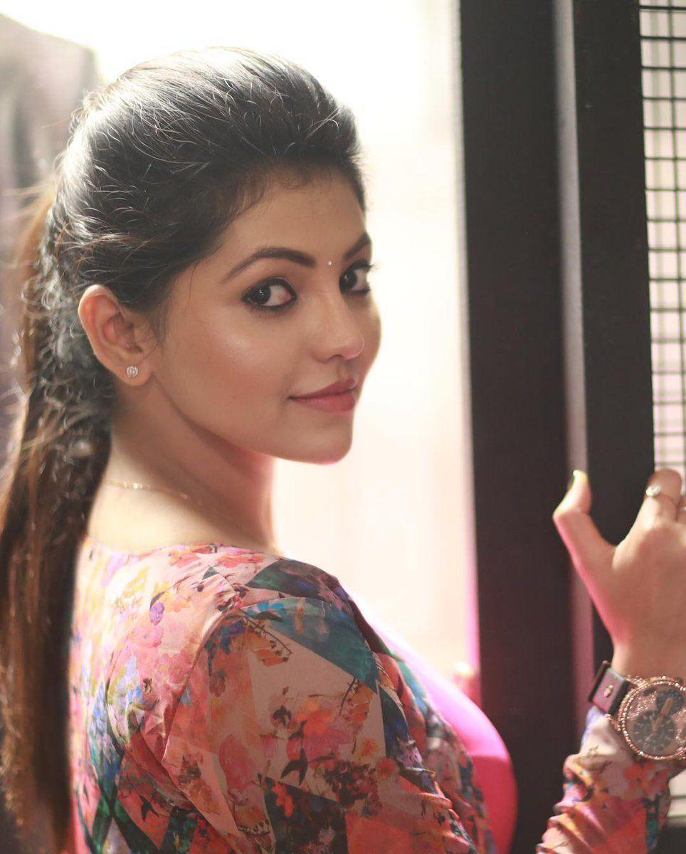 Athulya Ravi Wallpapers - Top Free Athulya Ravi Backgrounds ...