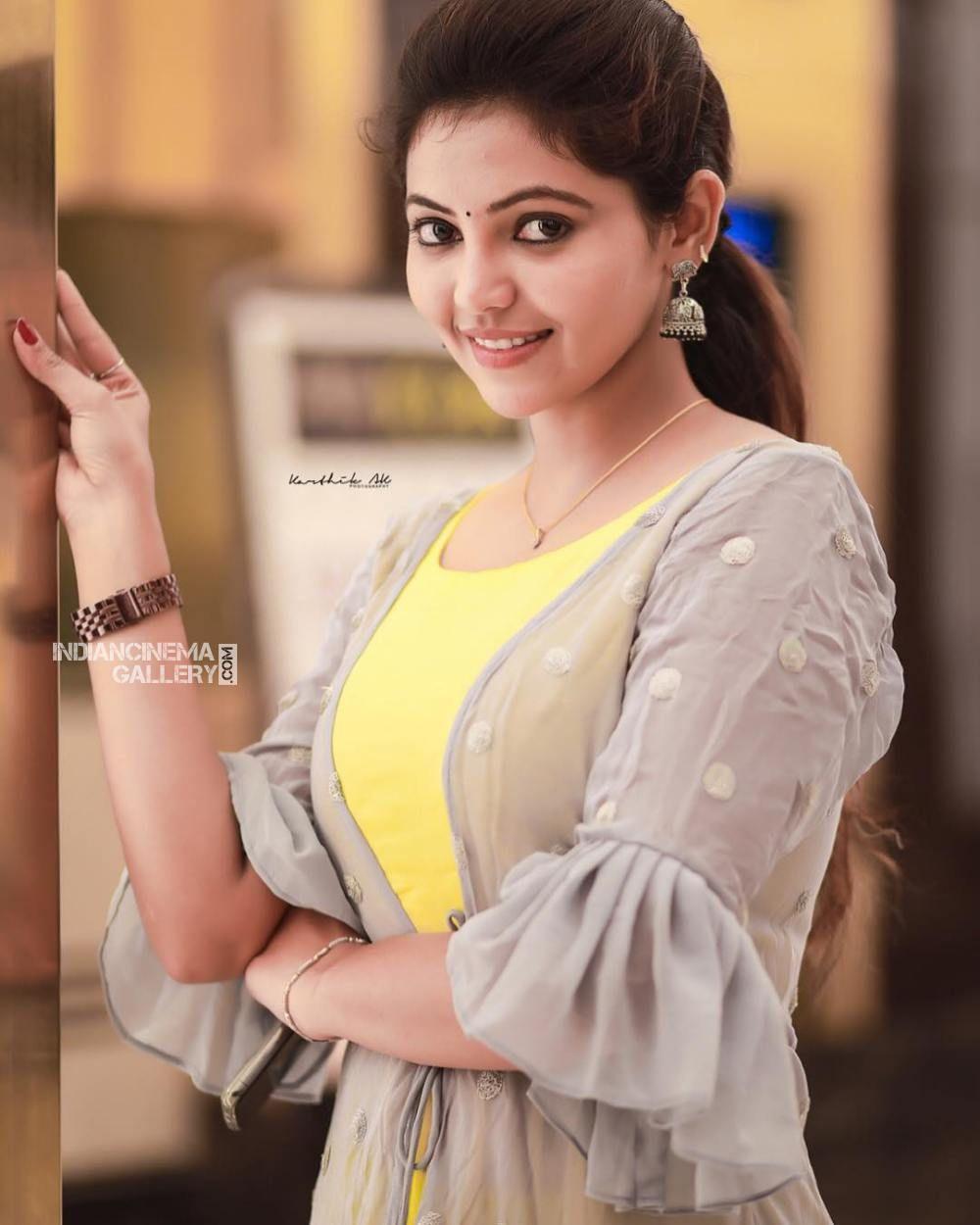 Athulya Ravi Wallpapers - Top Free Athulya Ravi Backgrounds ...