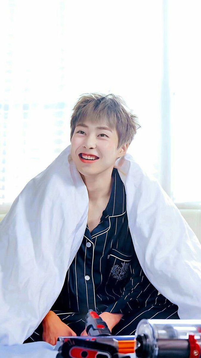 Xiumin Wallpapers - Top Free Xiumin Backgrounds - WallpaperAccess