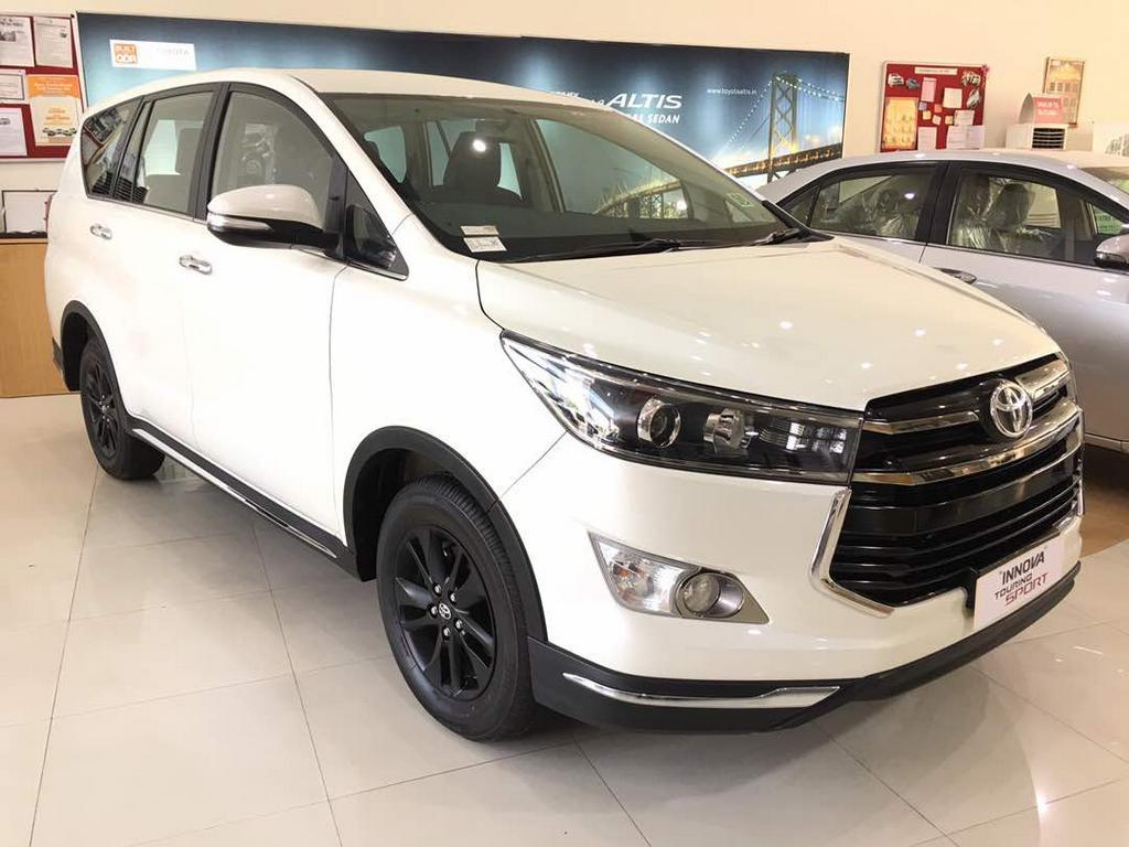 Toyota Innova Crysta Wallpapers - Top Free Toyota Innova Crysta ...