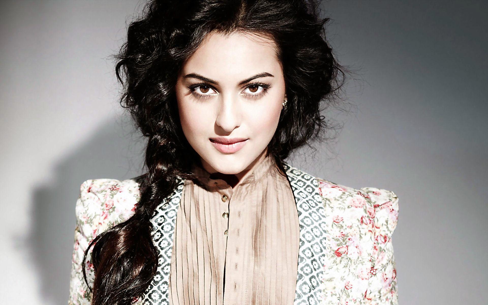 Sonakshi Sinha 4K Wallpapers - Top Free Sonakshi Sinha 4K Backgrounds ...