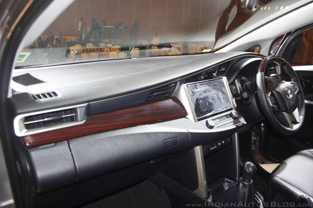 Toyota Innova Crysta Wallpapers - Top Free Toyota Innova Crysta ...