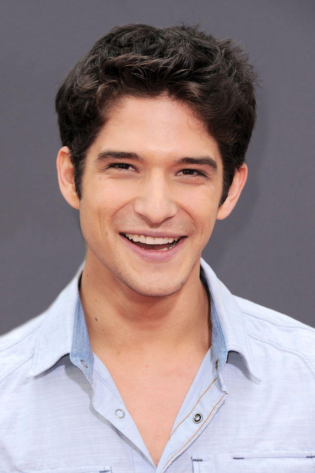 Tyler Posey Wallpapers - Top Free Tyler Posey Backgrounds - WallpaperAccess