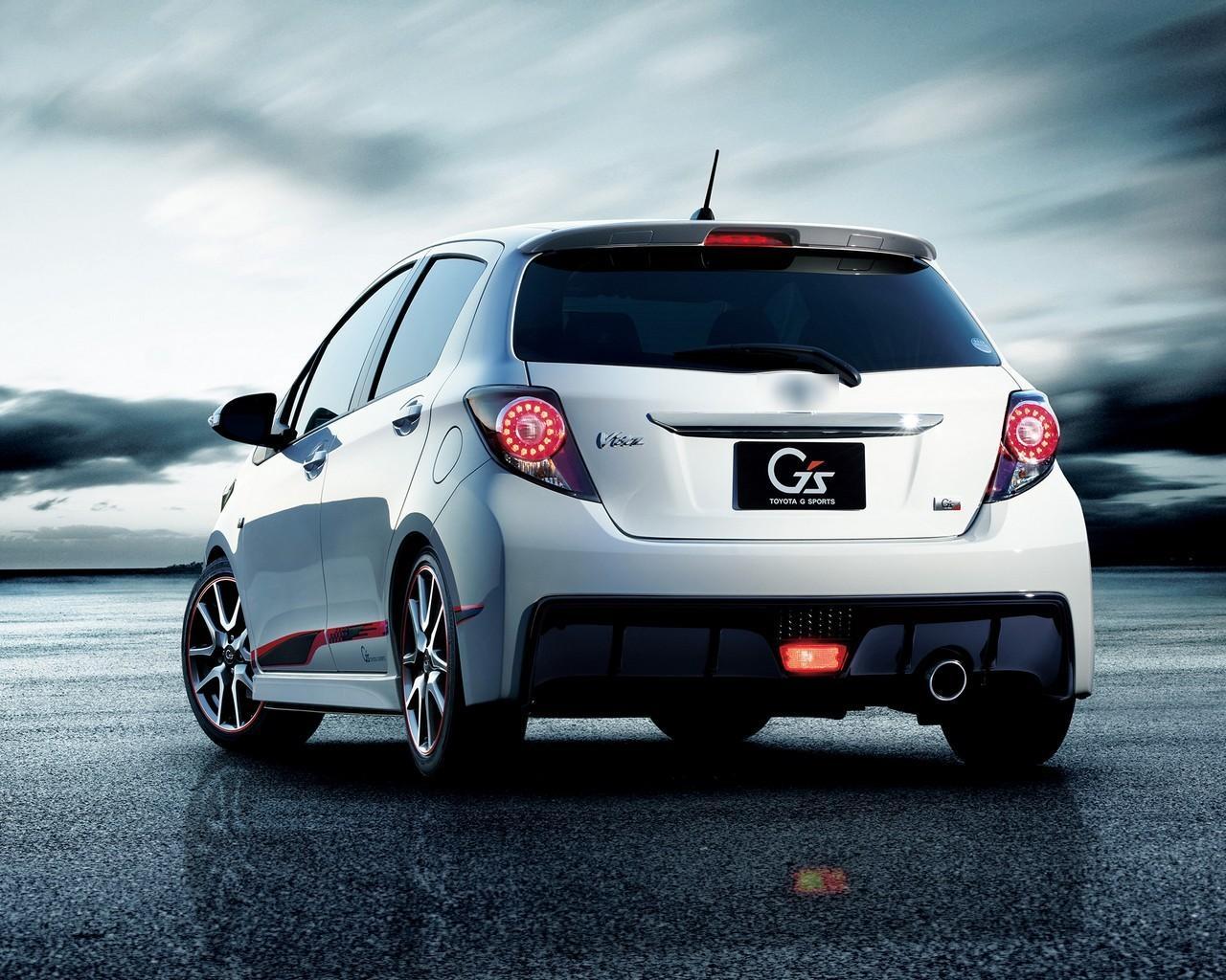 Toyota Vitz Wallpapers - Top Free Toyota Vitz Backgrounds - WallpaperAccess