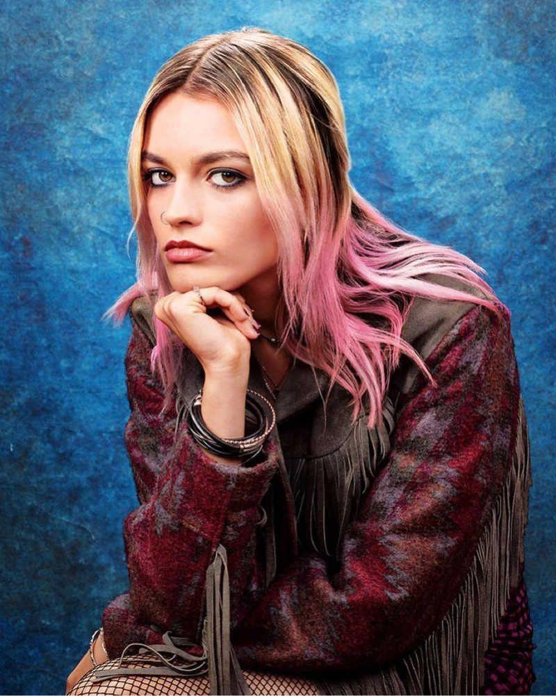 Maeve Wiley Wallpapers - Top Free Maeve Wiley Backgrounds - WallpaperAccess