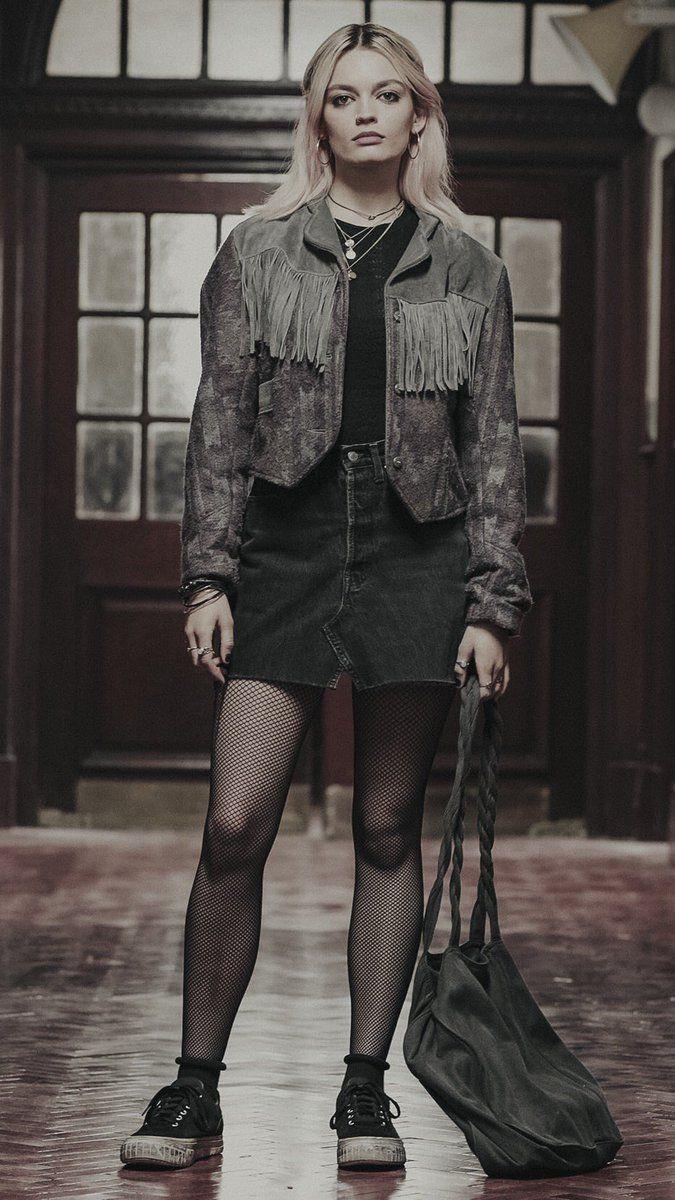 Maeve Wiley Wallpapers - Top Free Maeve Wiley Backgrounds - WallpaperAccess