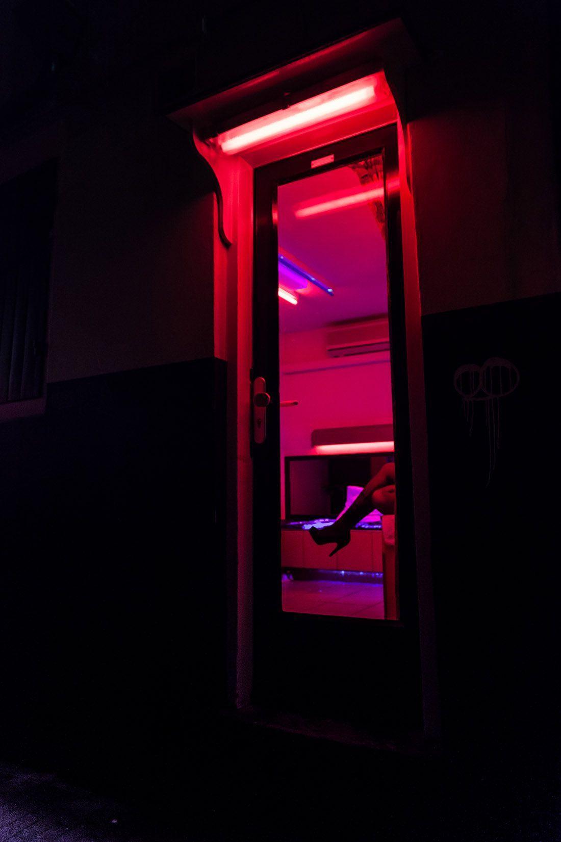 Red Light Wallpapers - Top Free Red Light Backgrounds - WallpaperAccess