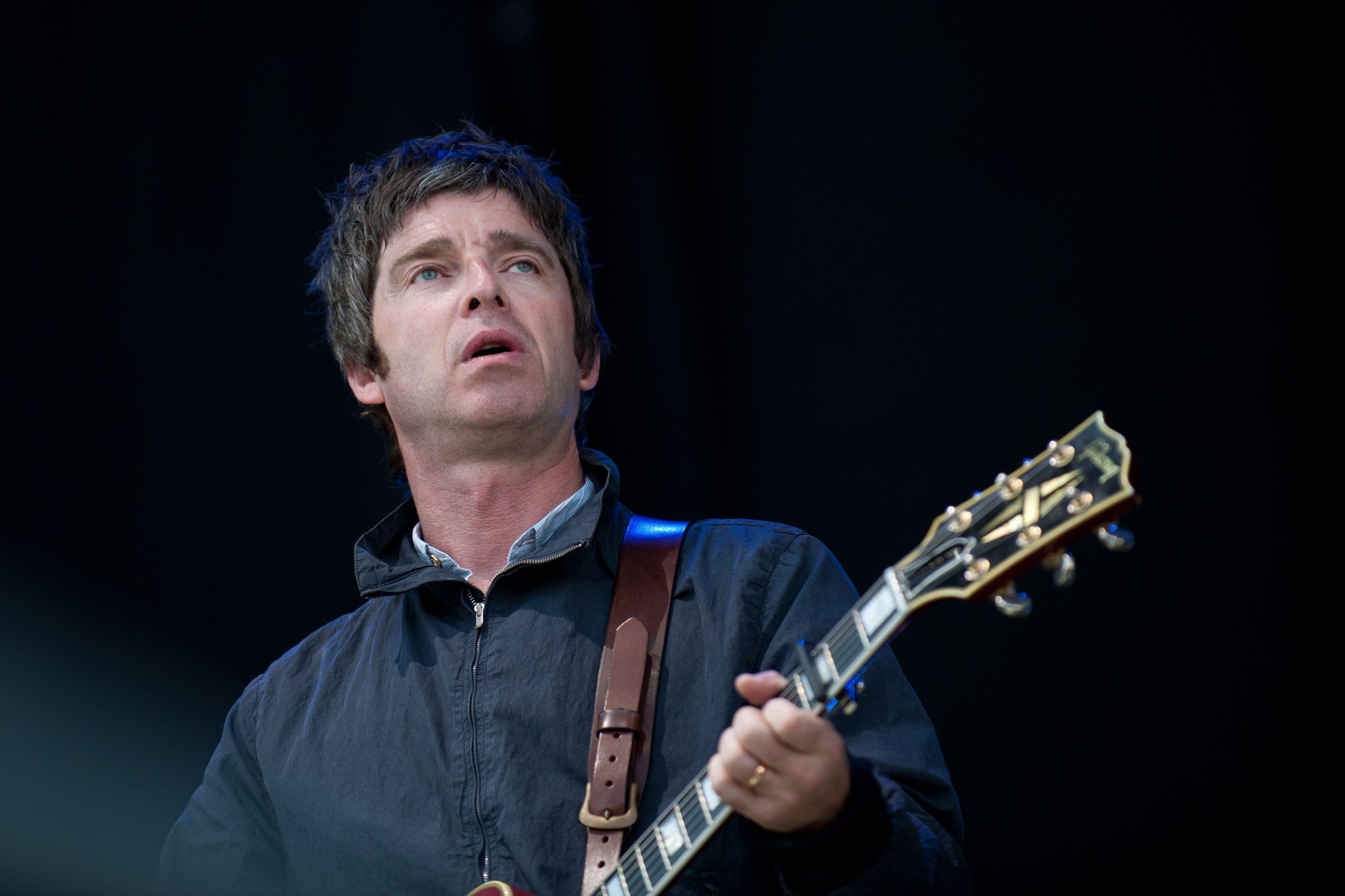 Noel Gallagher Wallpapers - Top Free Noel Gallagher Backgrounds ...