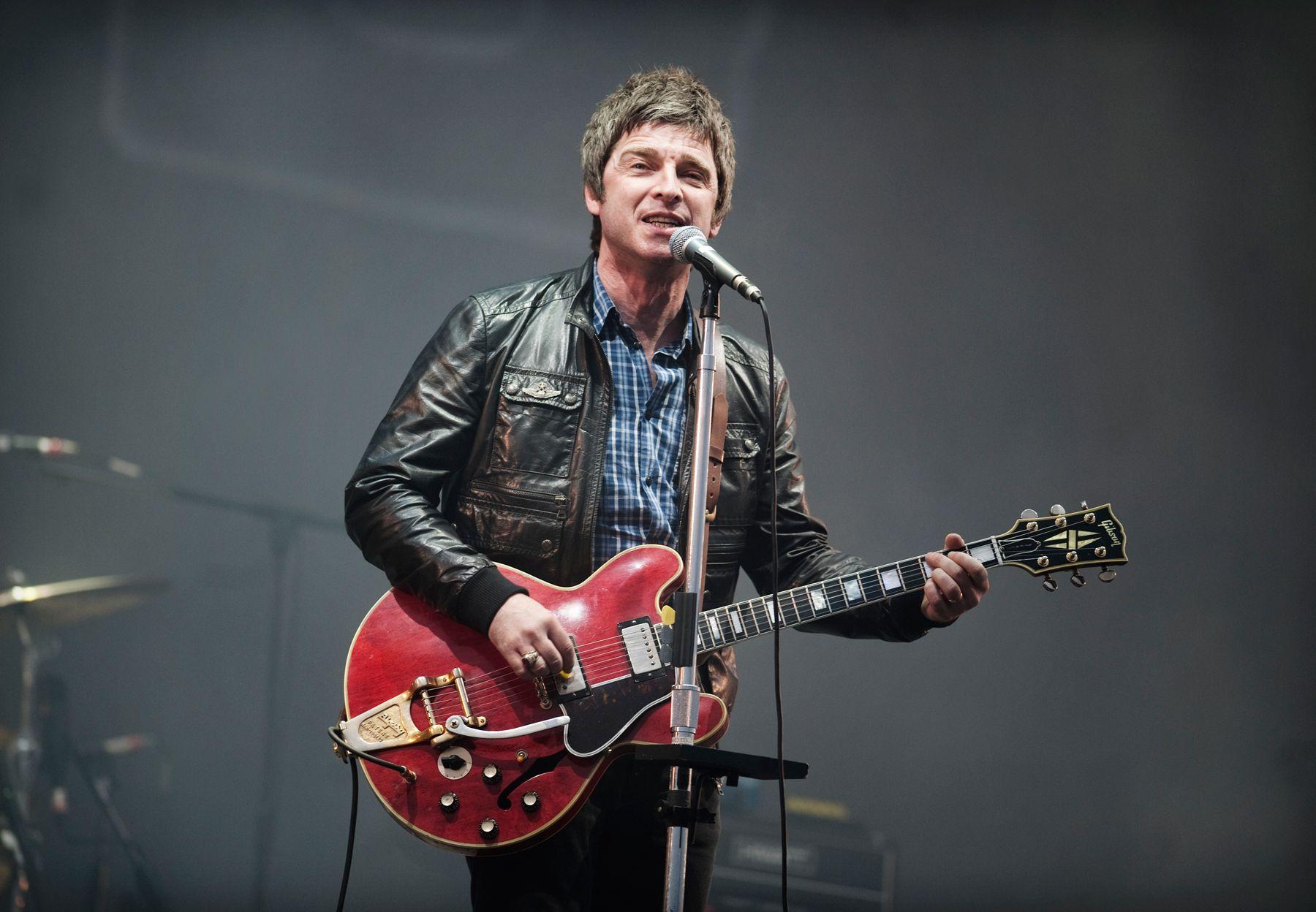 Noel Gallagher Wallpapers - Top Free Noel Gallagher Backgrounds ...