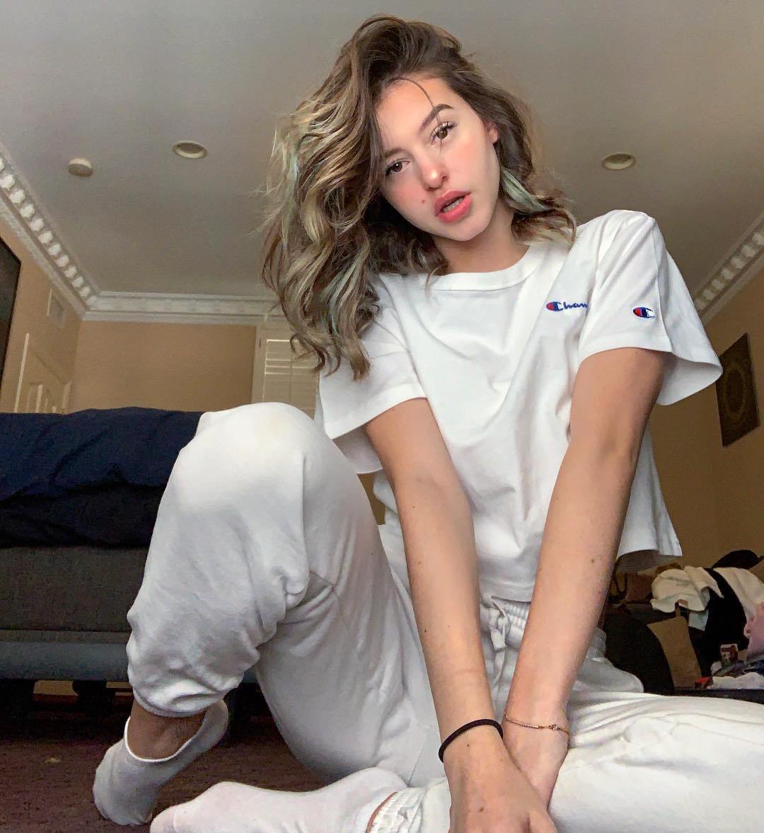 Lea Elui Wallpapers - Top Free Lea Elui Backgrounds - WallpaperAccess