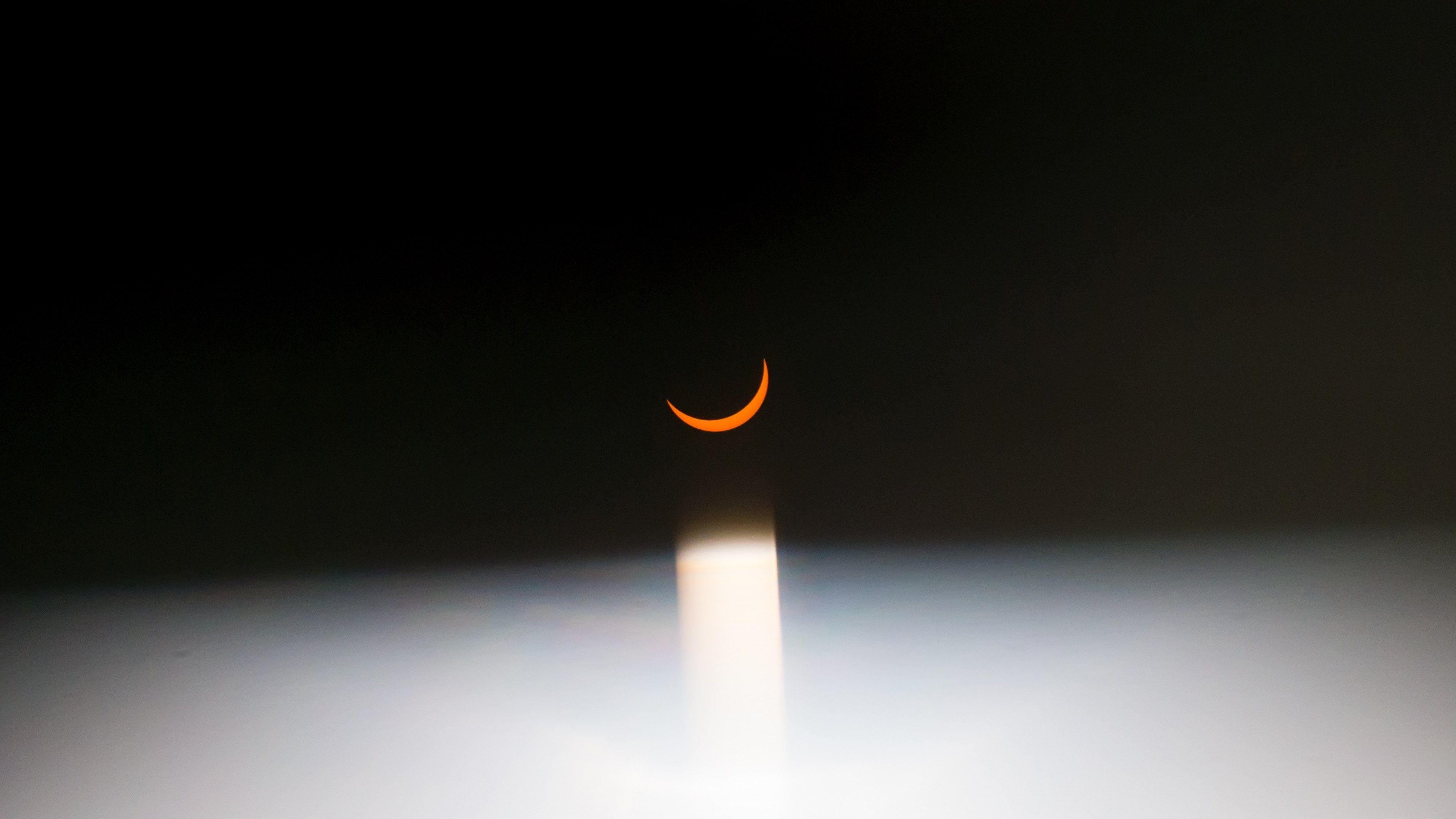 Crescent Moon Wallpapers - Top Free Crescent Moon Backgrounds ...