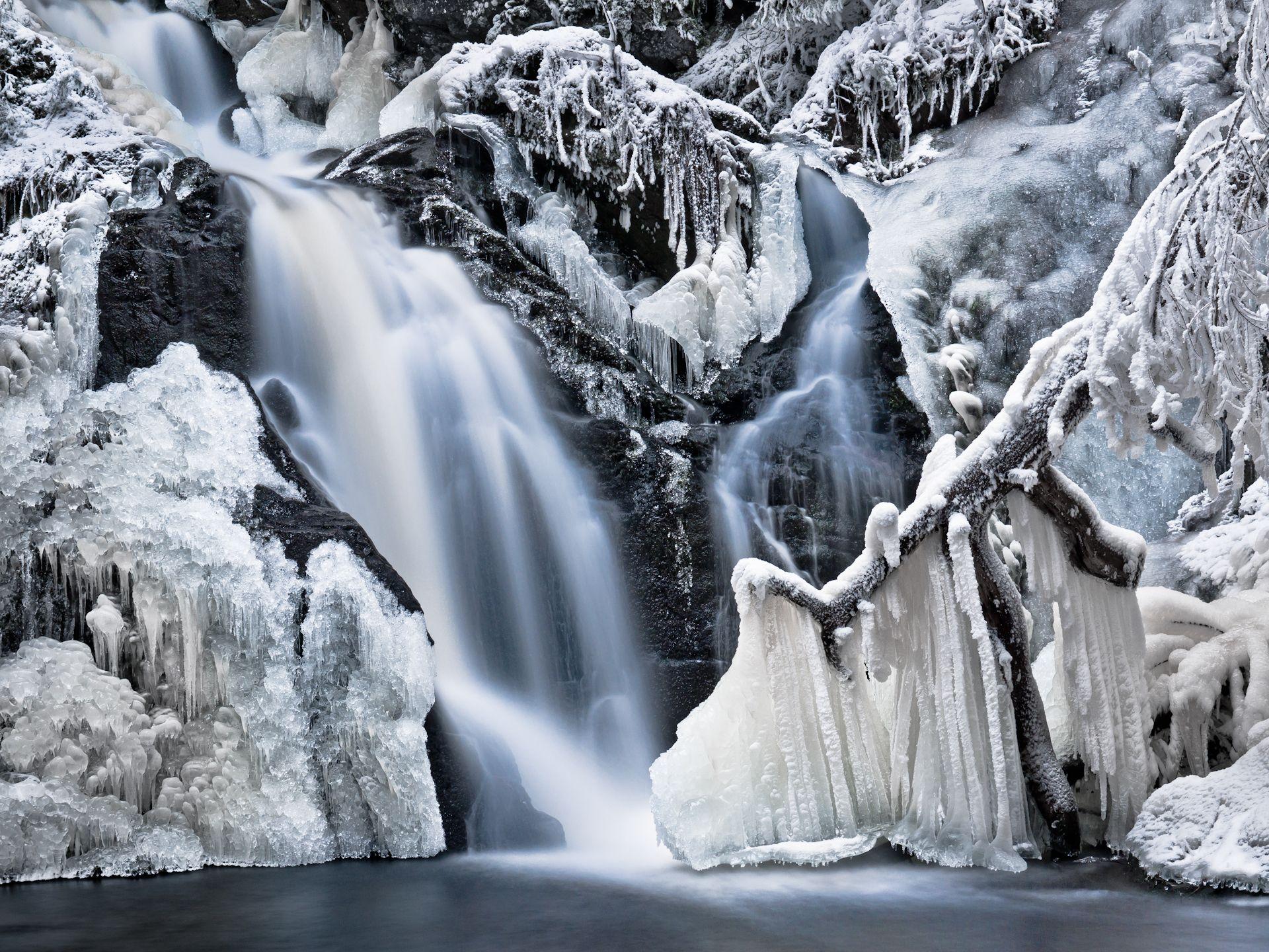 Winter Waterfall Wallpapers - Top Free Winter Waterfall Backgrounds ...