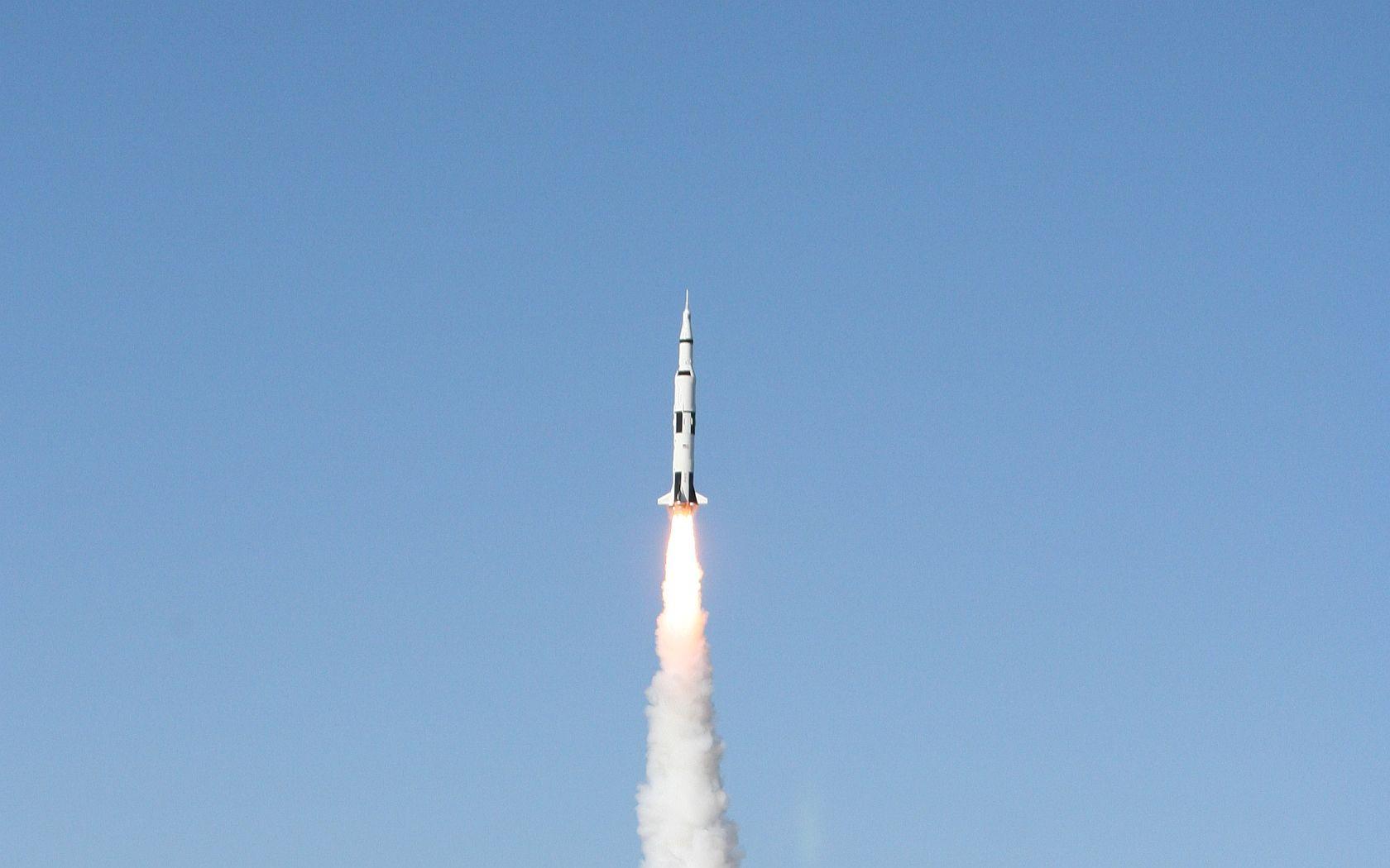 Minimalist Rocket Wallpapers - Top Free Minimalist Rocket Backgrounds ...