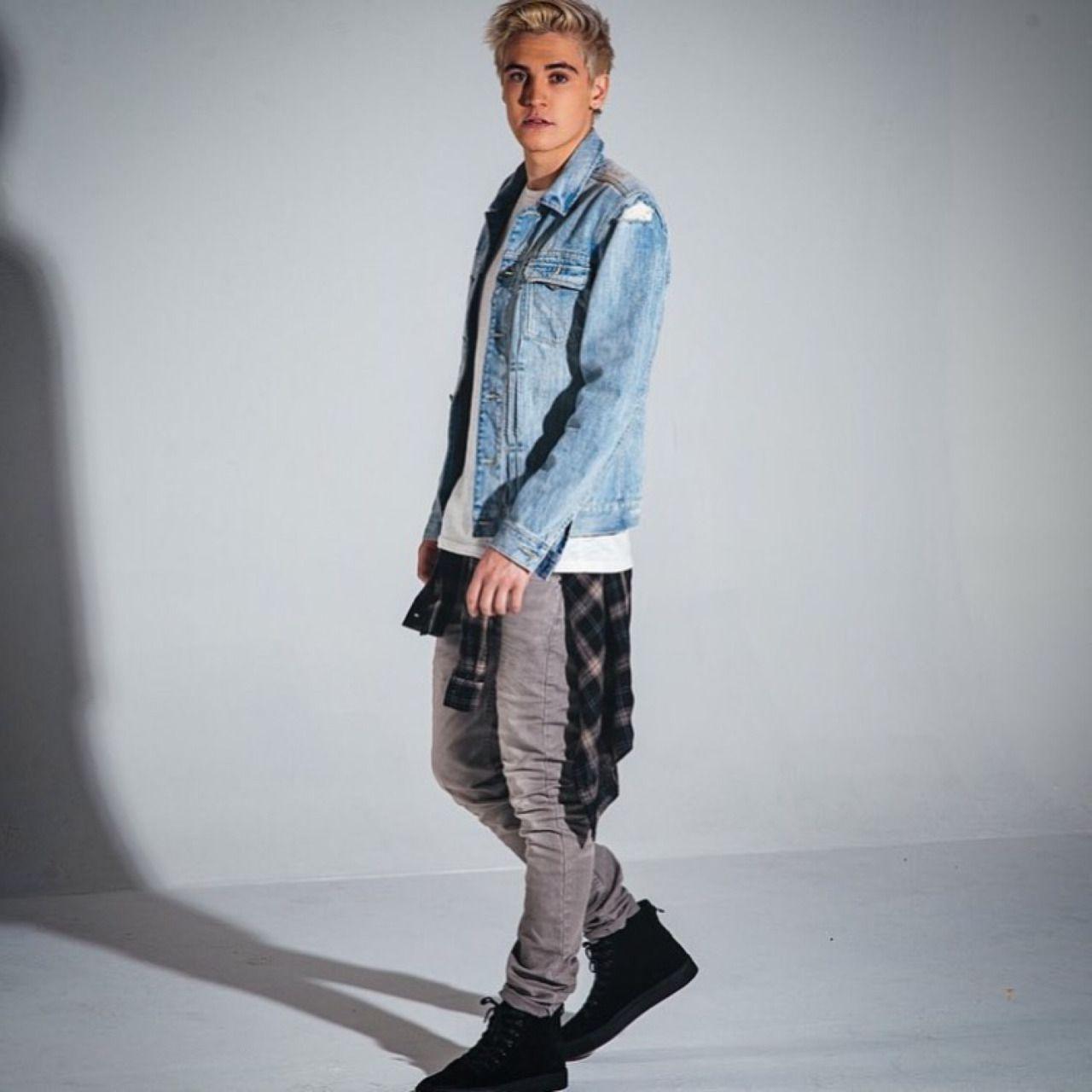 Sammy Wilk Wallpapers - Top Free Sammy Wilk Backgrounds - WallpaperAccess