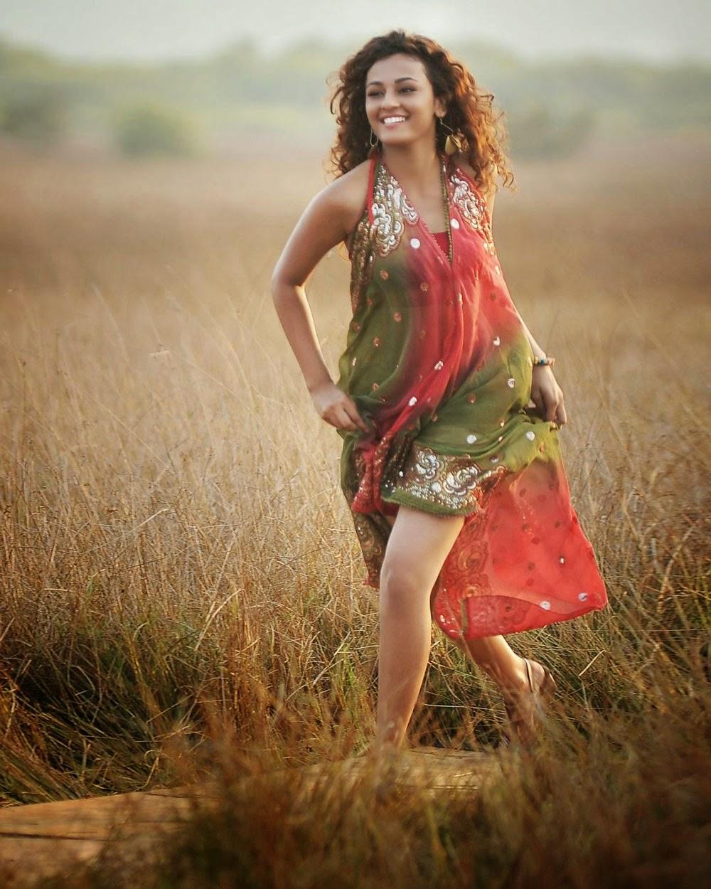 Seerat Kapoor Wallpapers - Top Free Seerat Kapoor Backgrounds ...
