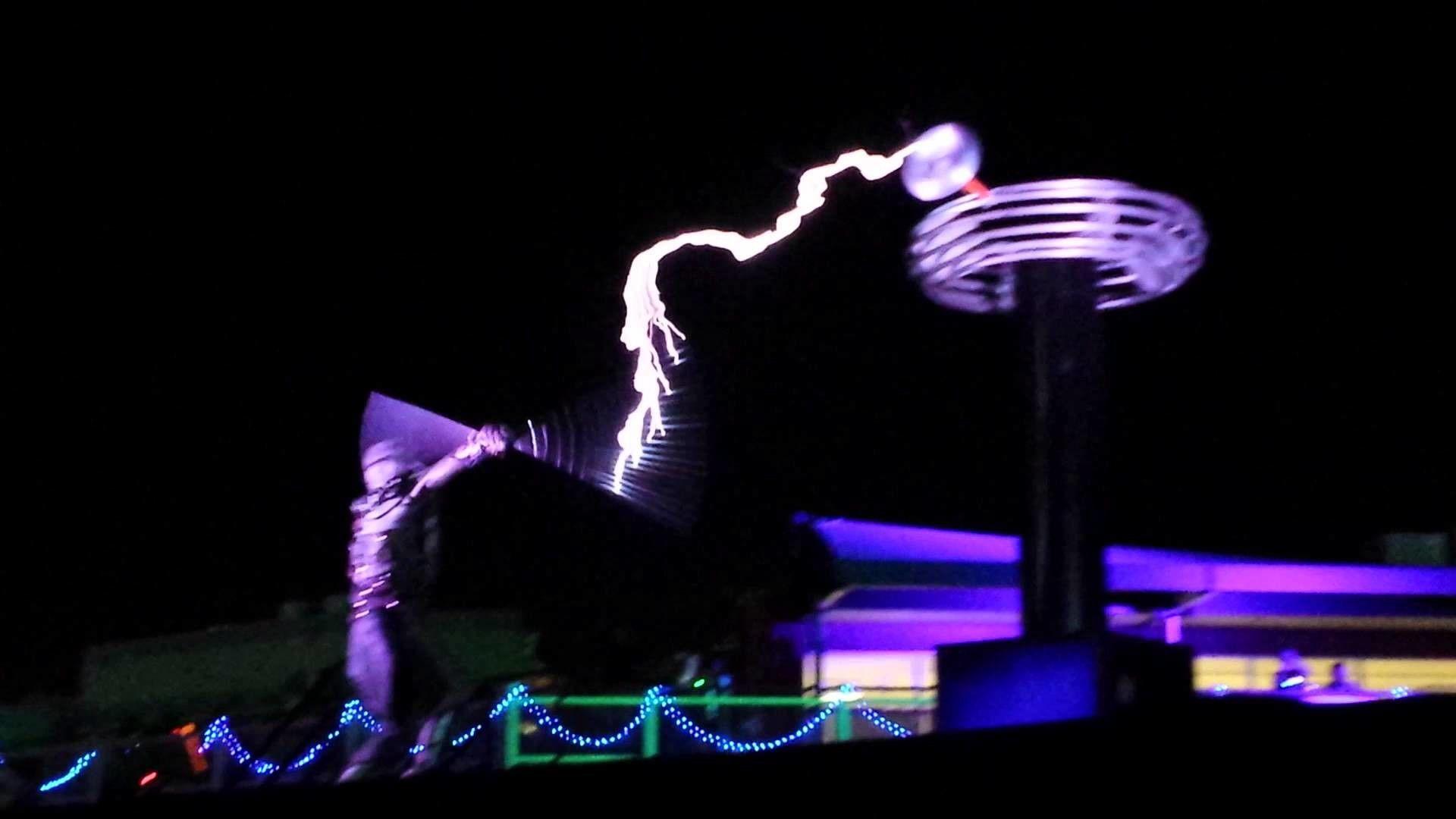 Tesla Coil Wallpapers - Top Free Tesla Coil Backgrounds - WallpaperAccess