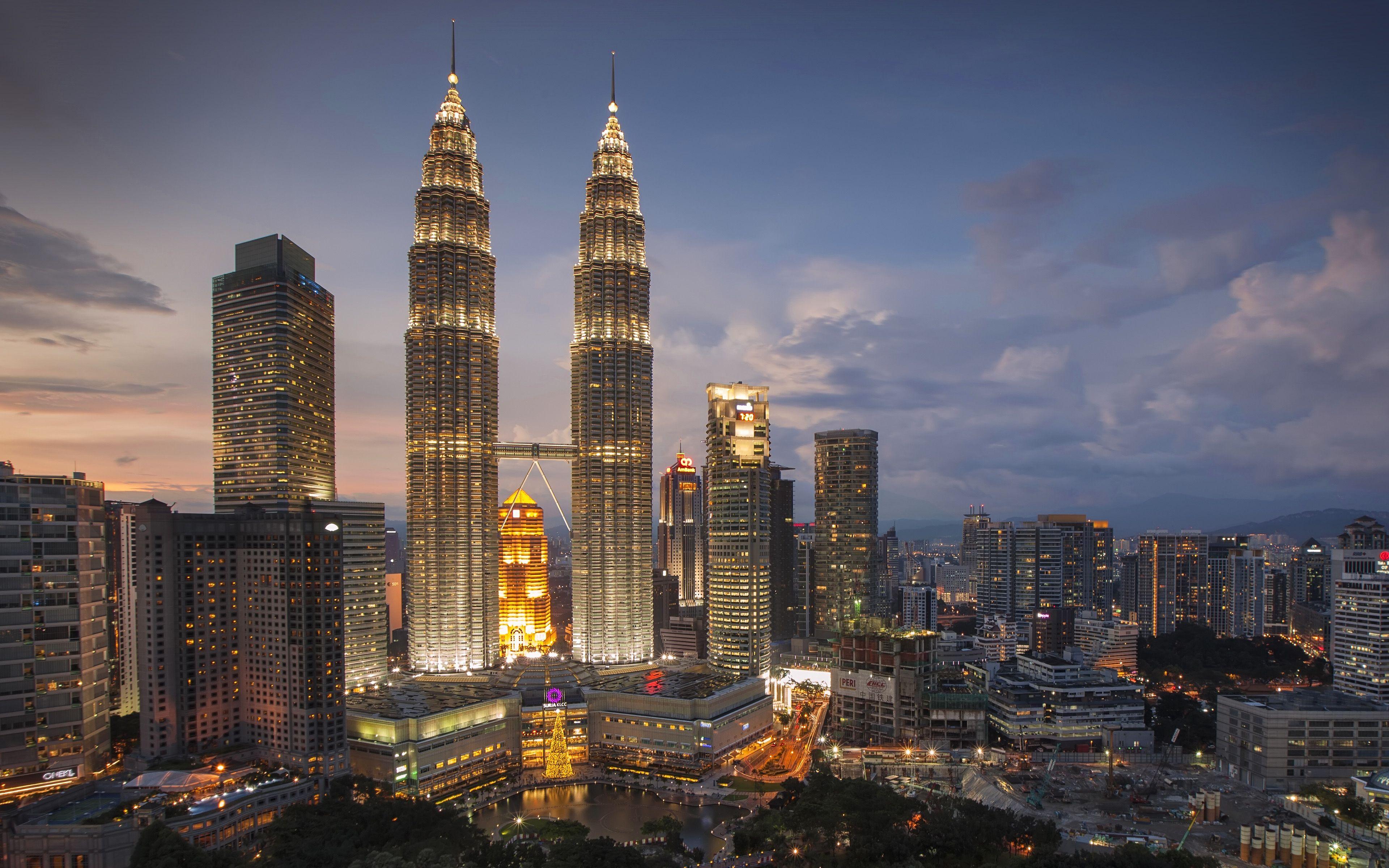 Skyscraper Wallpapers - Top Free Skyscraper Backgrounds - WallpaperAccess