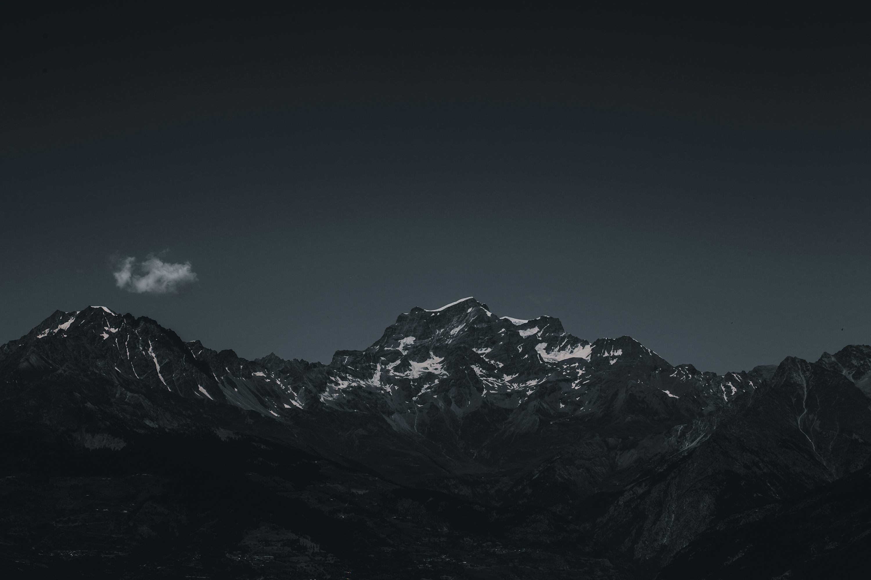 4K Dark Wallpapers - Top Free 4K Dark Backgrounds - WallpaperAccess