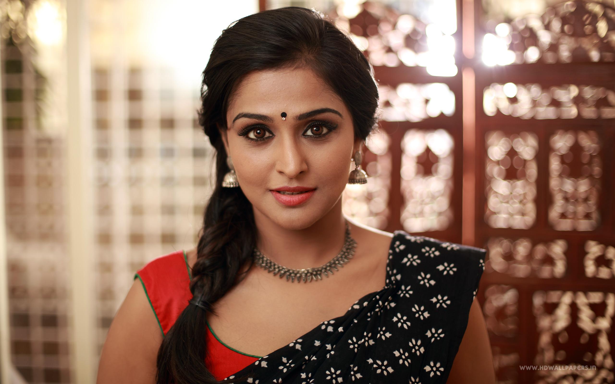 Ramya Wallpapers - Top Free Ramya Backgrounds - WallpaperAccess