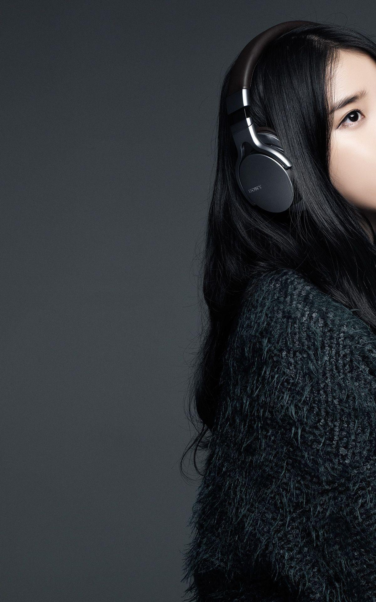 Iu Red And Black Wallpaper