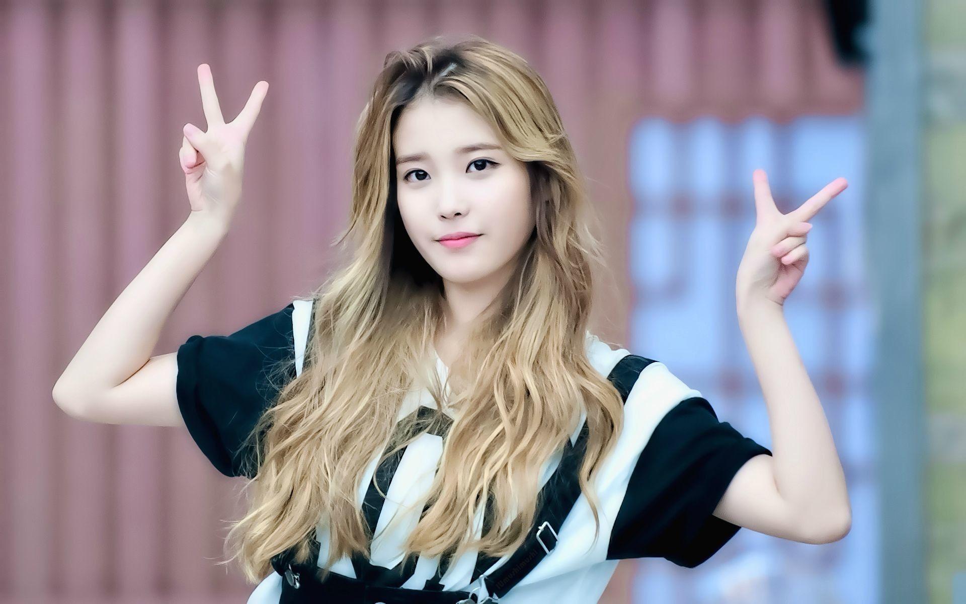 IU Singer Wallpapers - Top Free IU Singer Backgrounds - WallpaperAccess