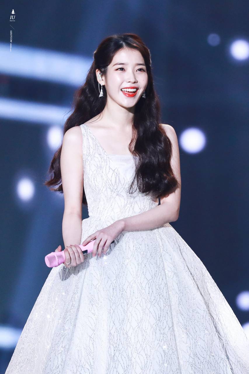IU Singer Wallpapers - Top Free IU Singer Backgrounds - WallpaperAccess