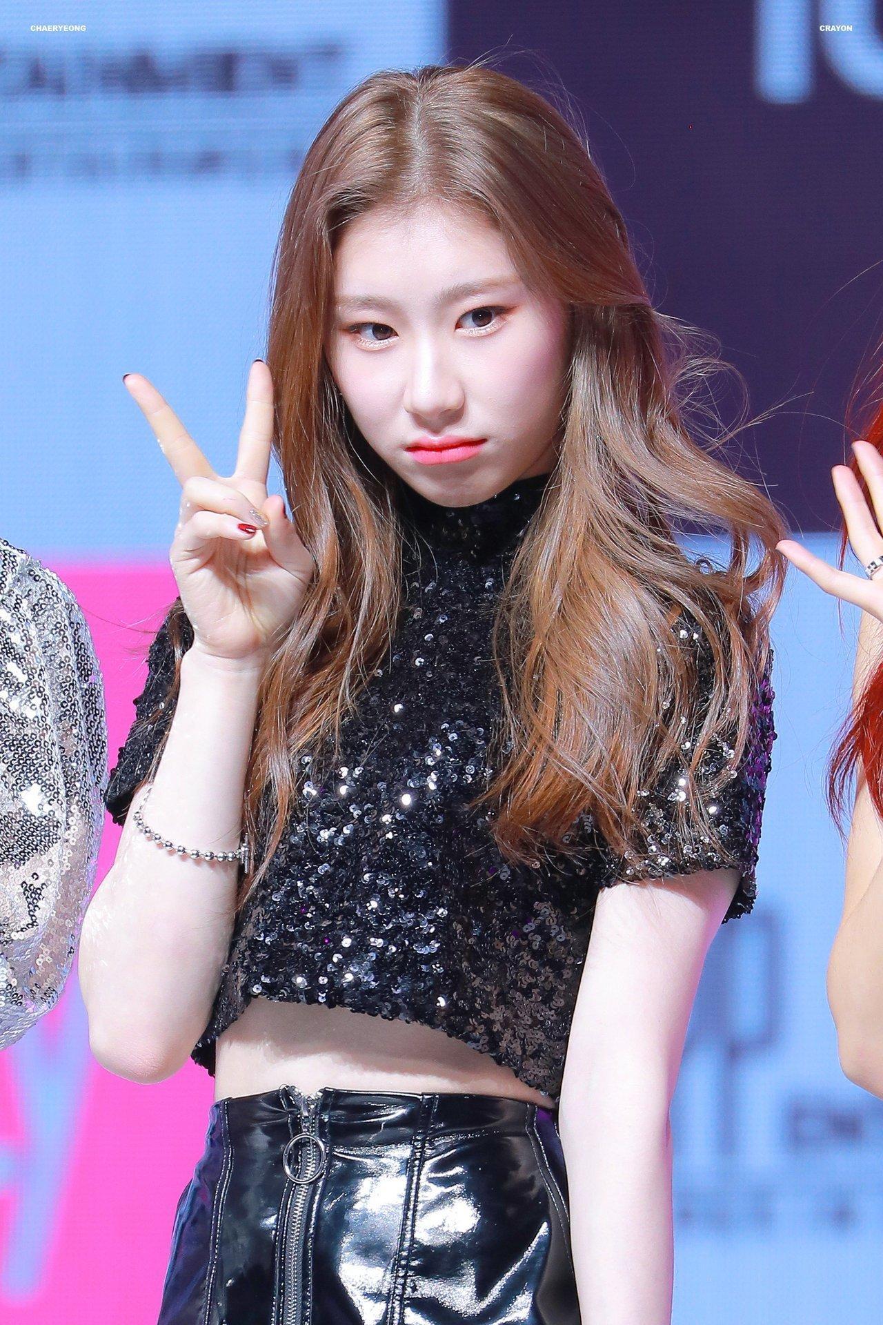 Itzy Chaeryeong Wallpapers - Top Free Itzy Chaeryeong Backgrounds ...