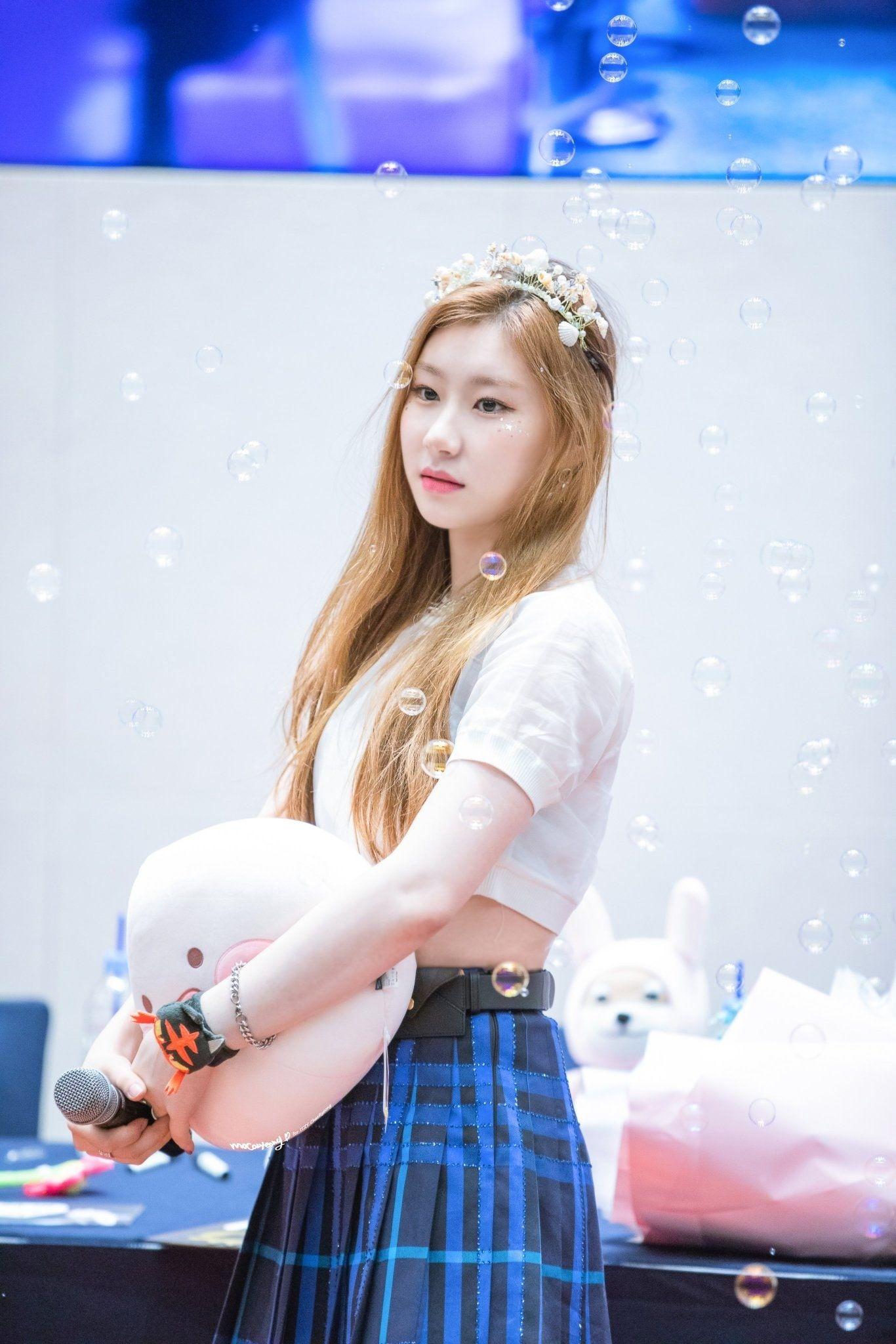 Lee Chae-ryeong Wallpapers - Top Free Lee Chae-ryeong Backgrounds ...