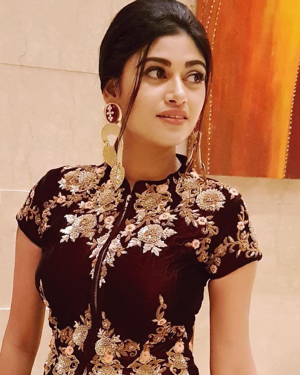 Oviya Wallpapers - Top Free Oviya Backgrounds - WallpaperAccess