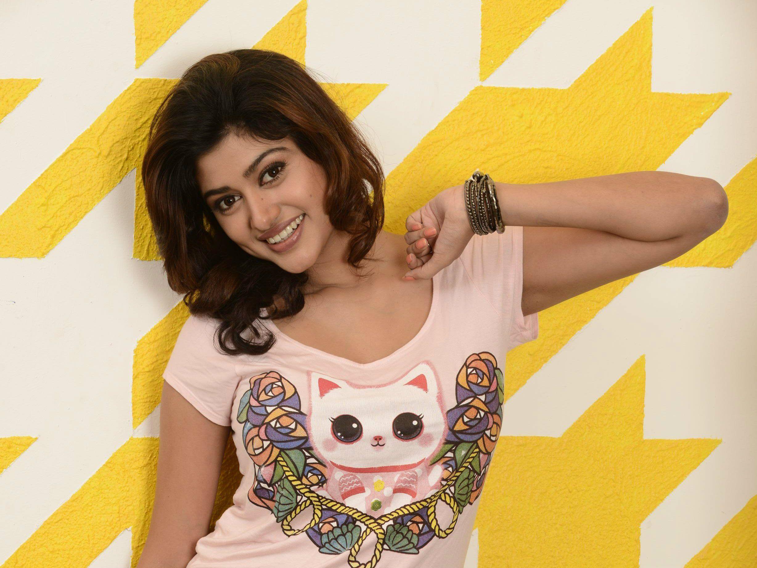 Oviya Wallpapers - Top Free Oviya Backgrounds - WallpaperAccess