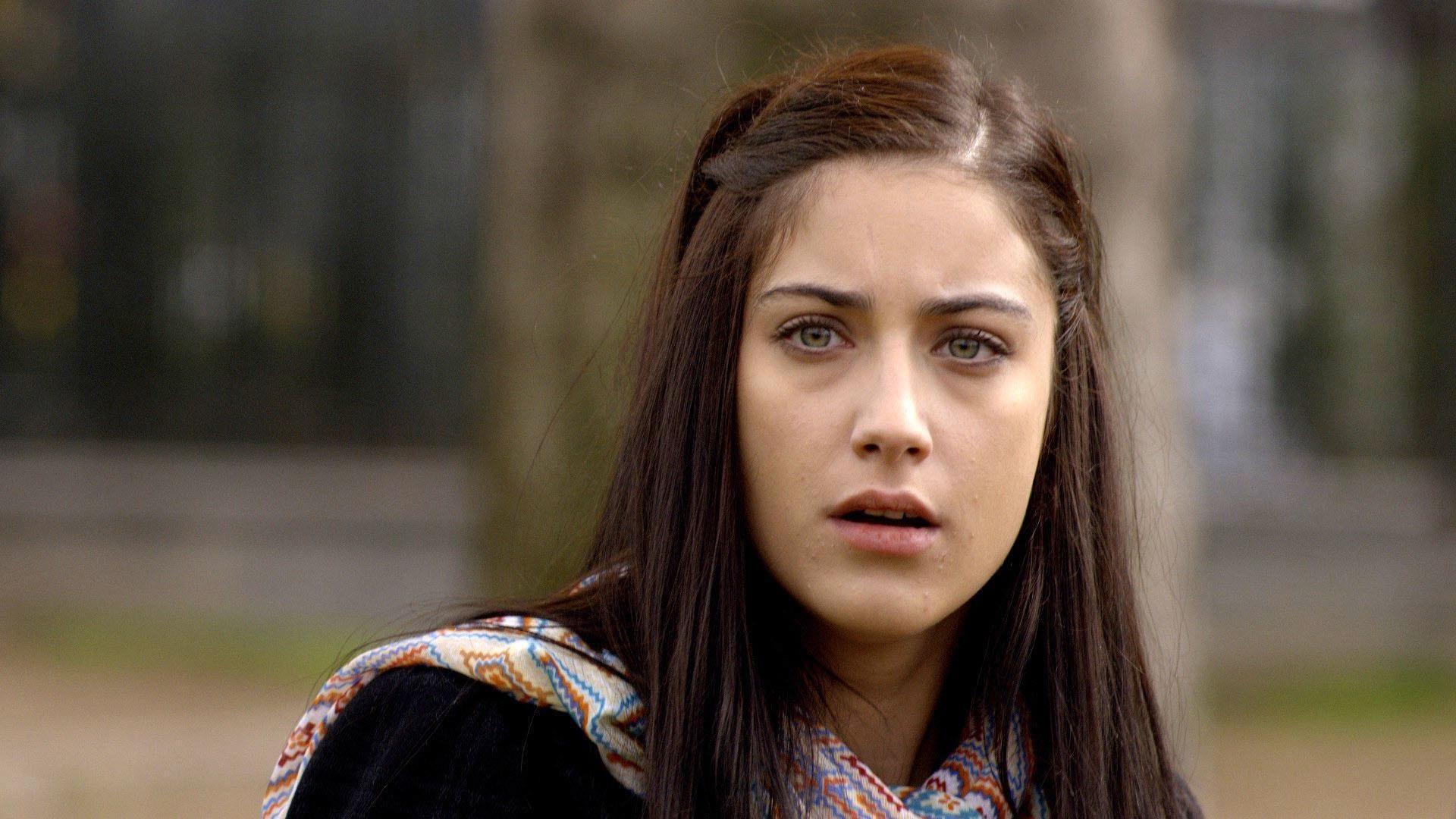 Hazal Kaya Wallpapers - Top Free Hazal Kaya Backgrounds - WallpaperAccess